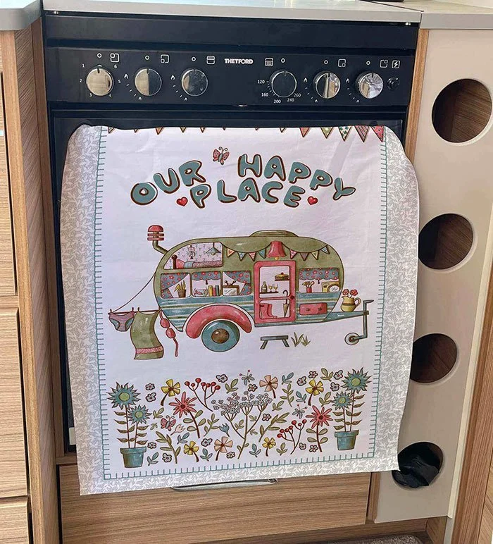 Vintage Caravan Illustration Wall Art Print - Winter — Designer tea ...