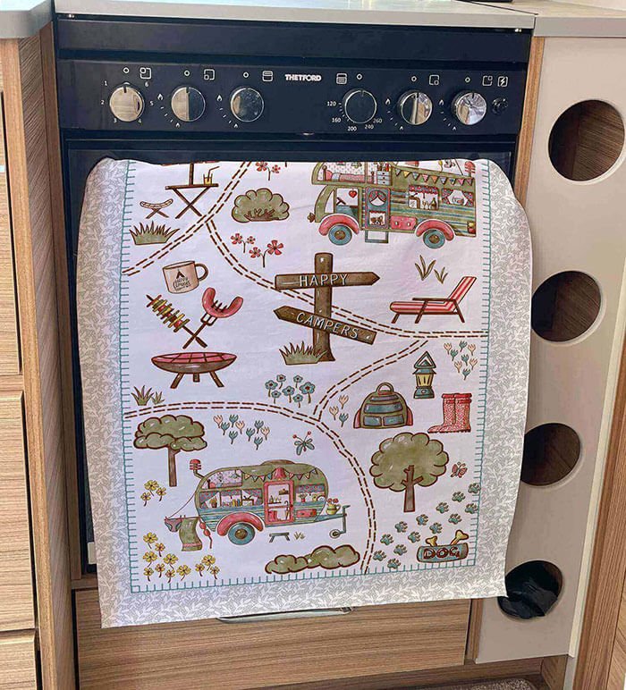 Vintage Caravan Illustration Wall Art Print - Winter — Designer tea ...