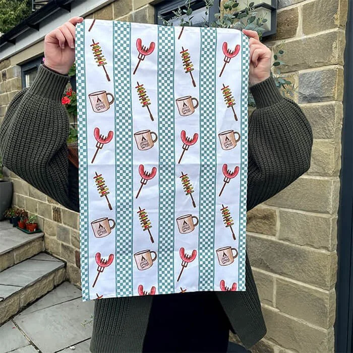 Vintage Caravan Illustration Wall Art Print - Winter — Designer tea ...