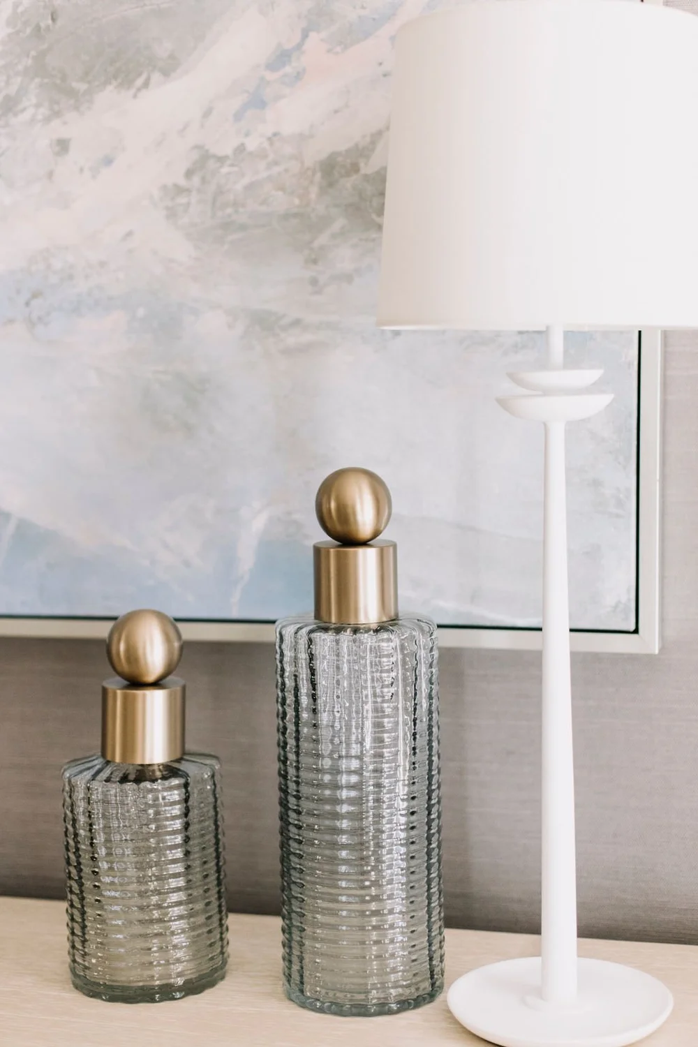 ON A SHELF MINI LAMP - WHITE MARBLE/BRASS