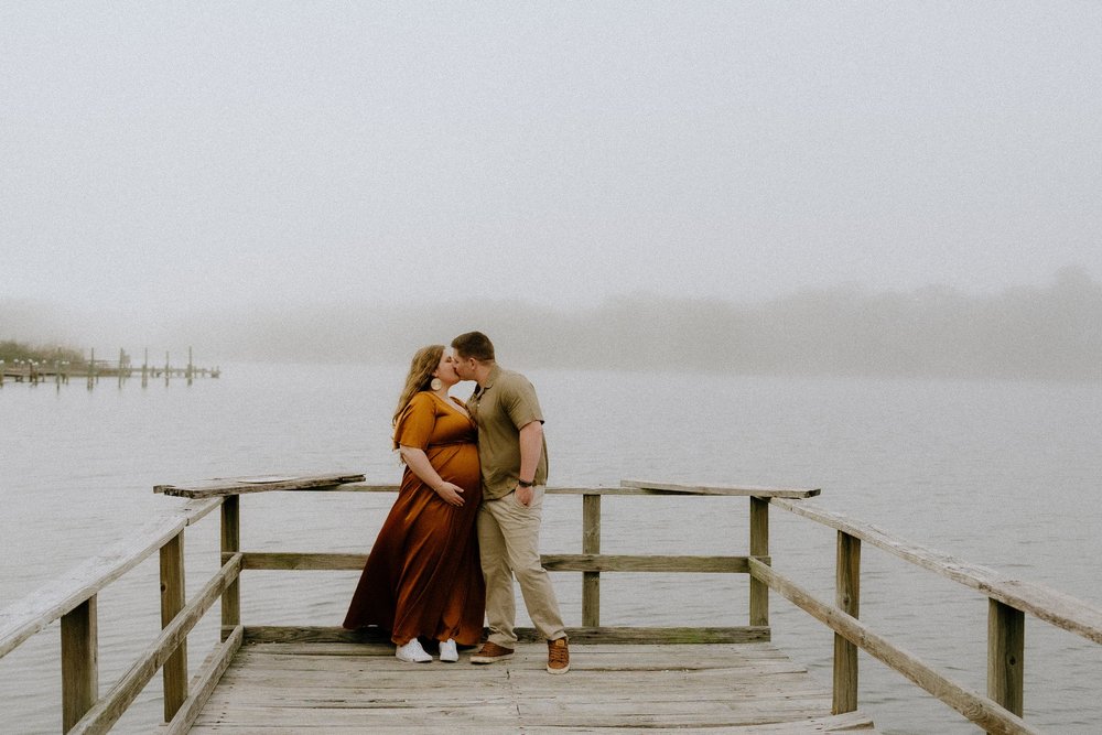 Dreamy Beach Maternity Photos in Destin, Florida | Maddy + Jon — Maddie ...