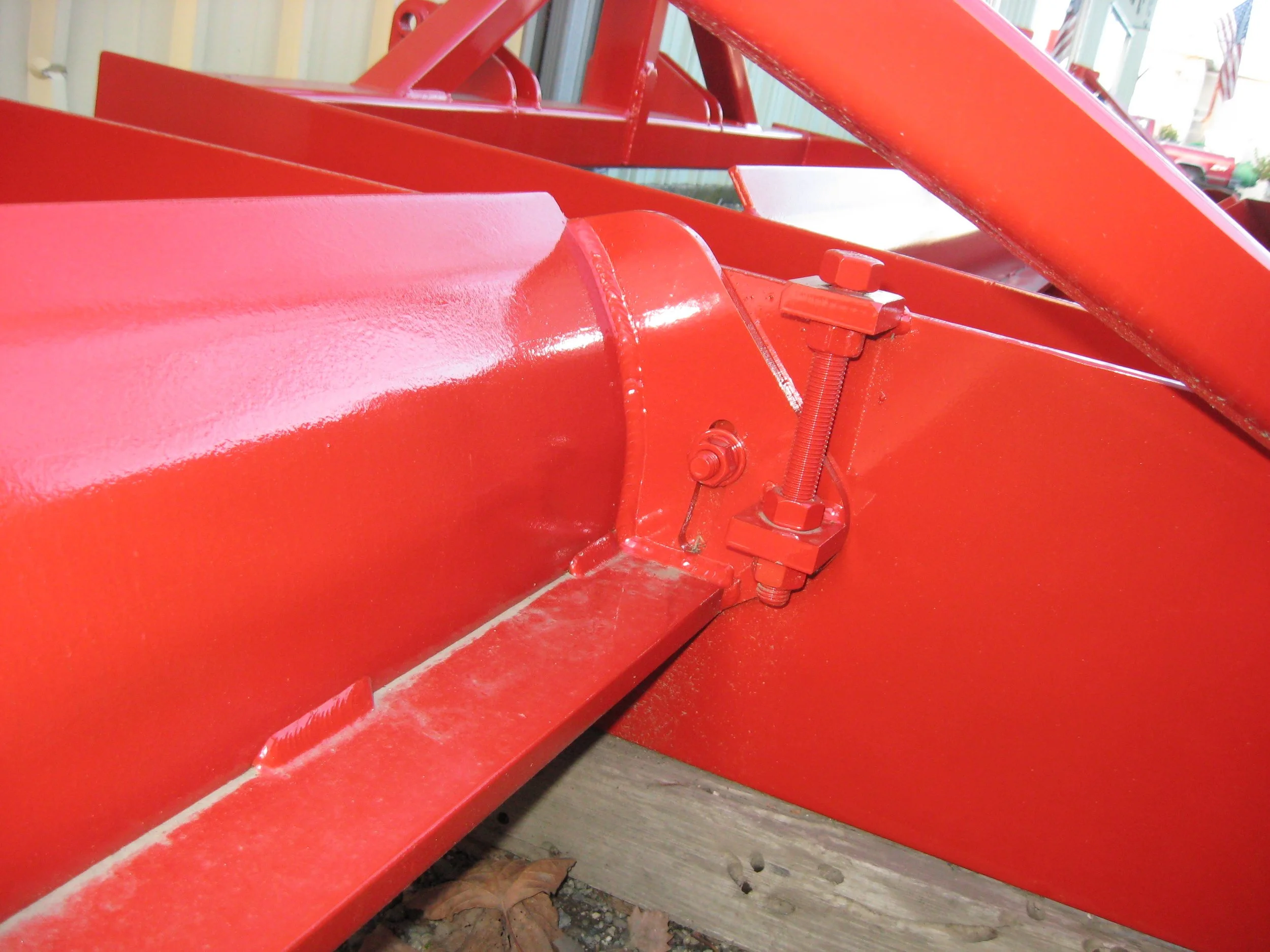 Asphalt Float — Thomas Manufacturing Co., L.L.C