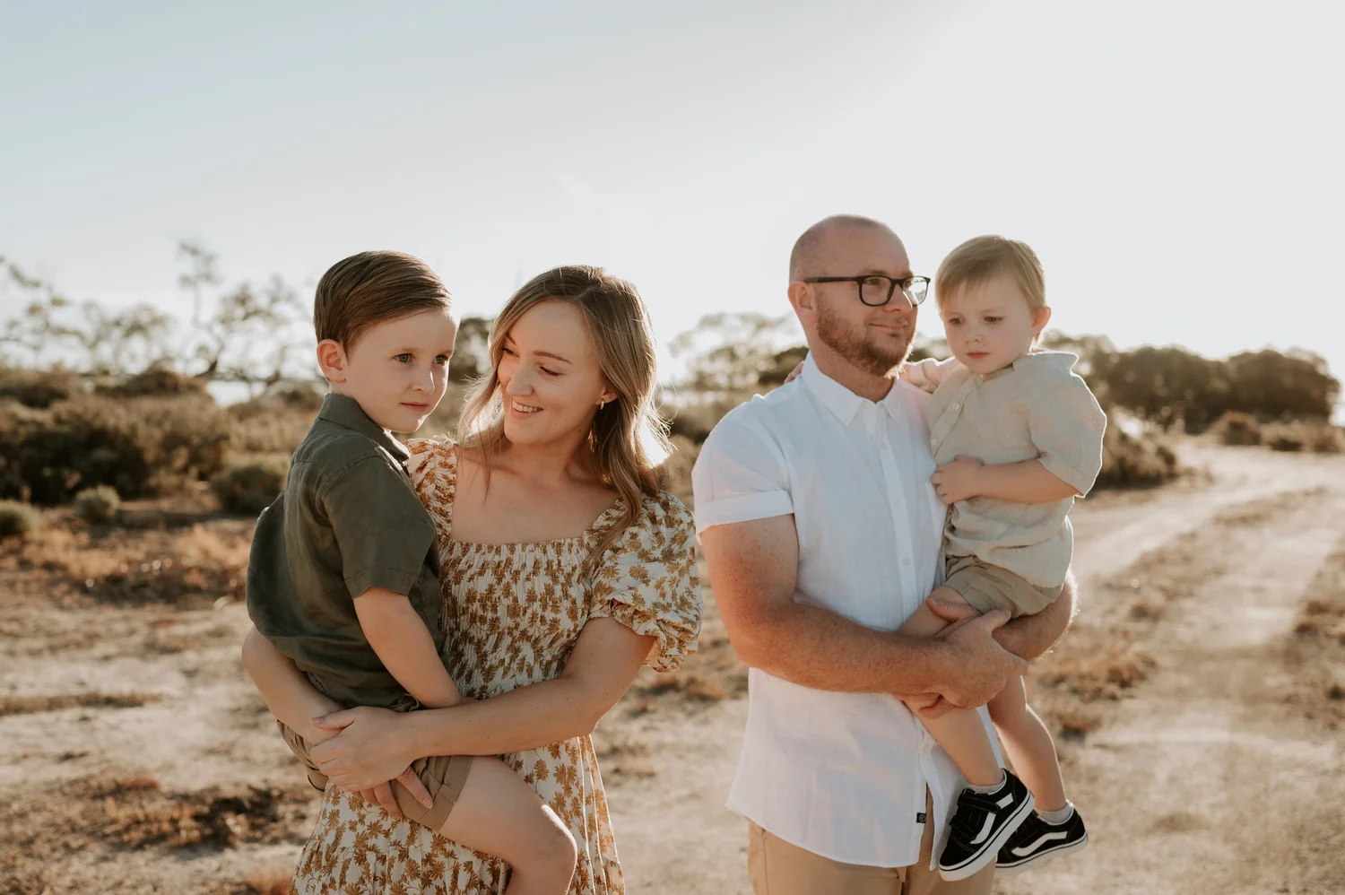 What To Wear To Your Family Photoshoot — Bec Shaw Photography