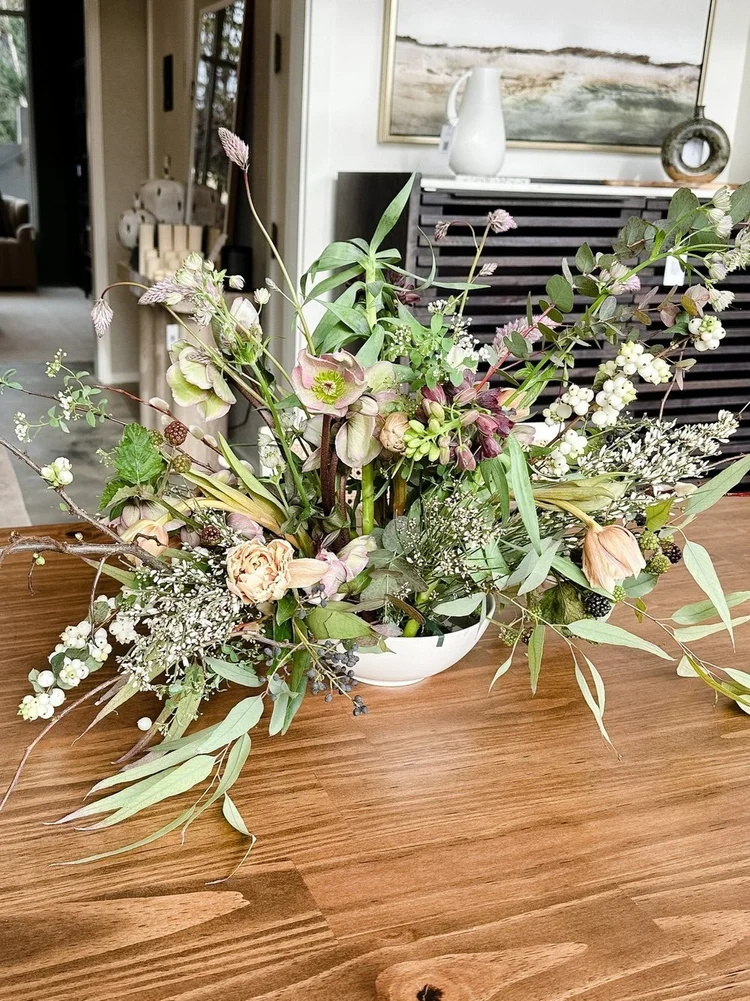 How To Style Fresh Flowers Like A Pro (Plus My Free Ultimate Floral ...