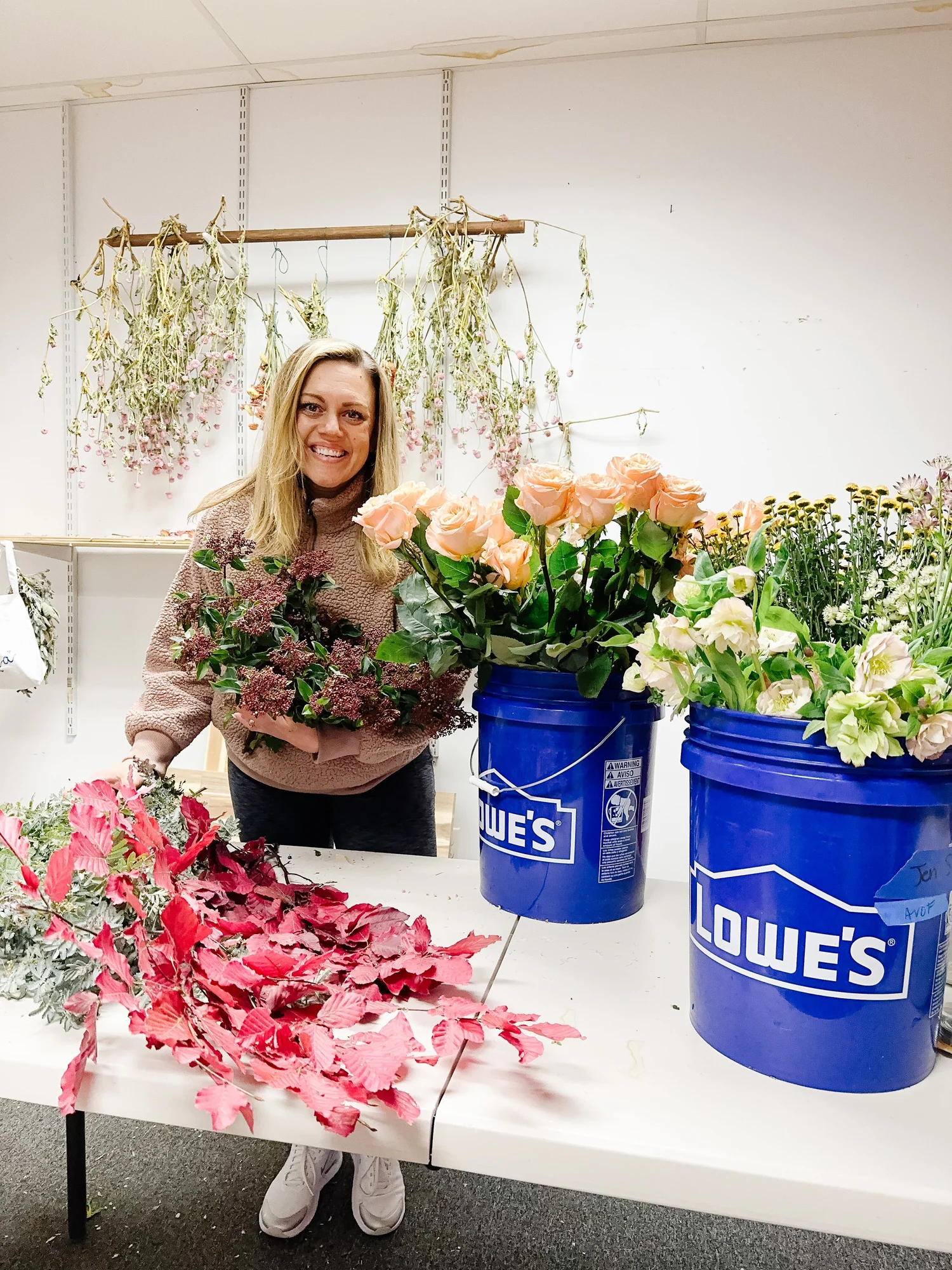 How To Style Fresh Flowers Like A Pro (Plus My Free Ultimate Floral ...