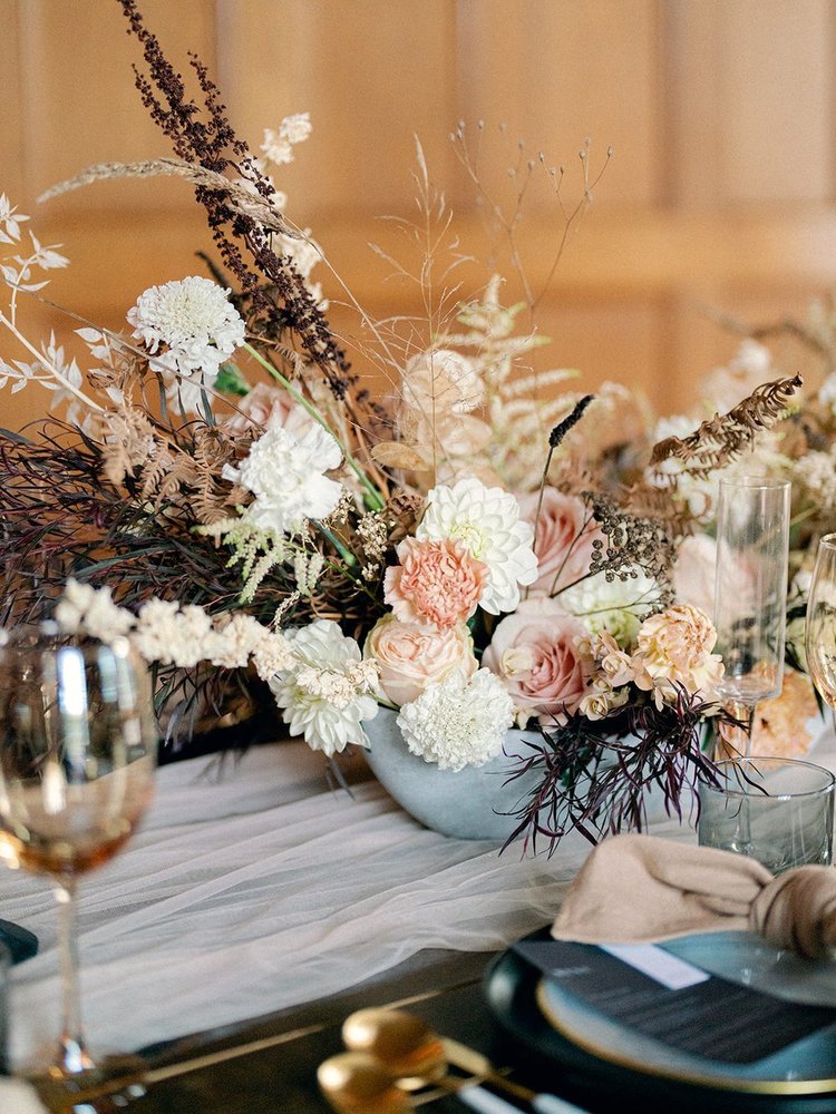 How To Style Fresh Flowers Like A Pro (Plus My Free Ultimate Floral ...