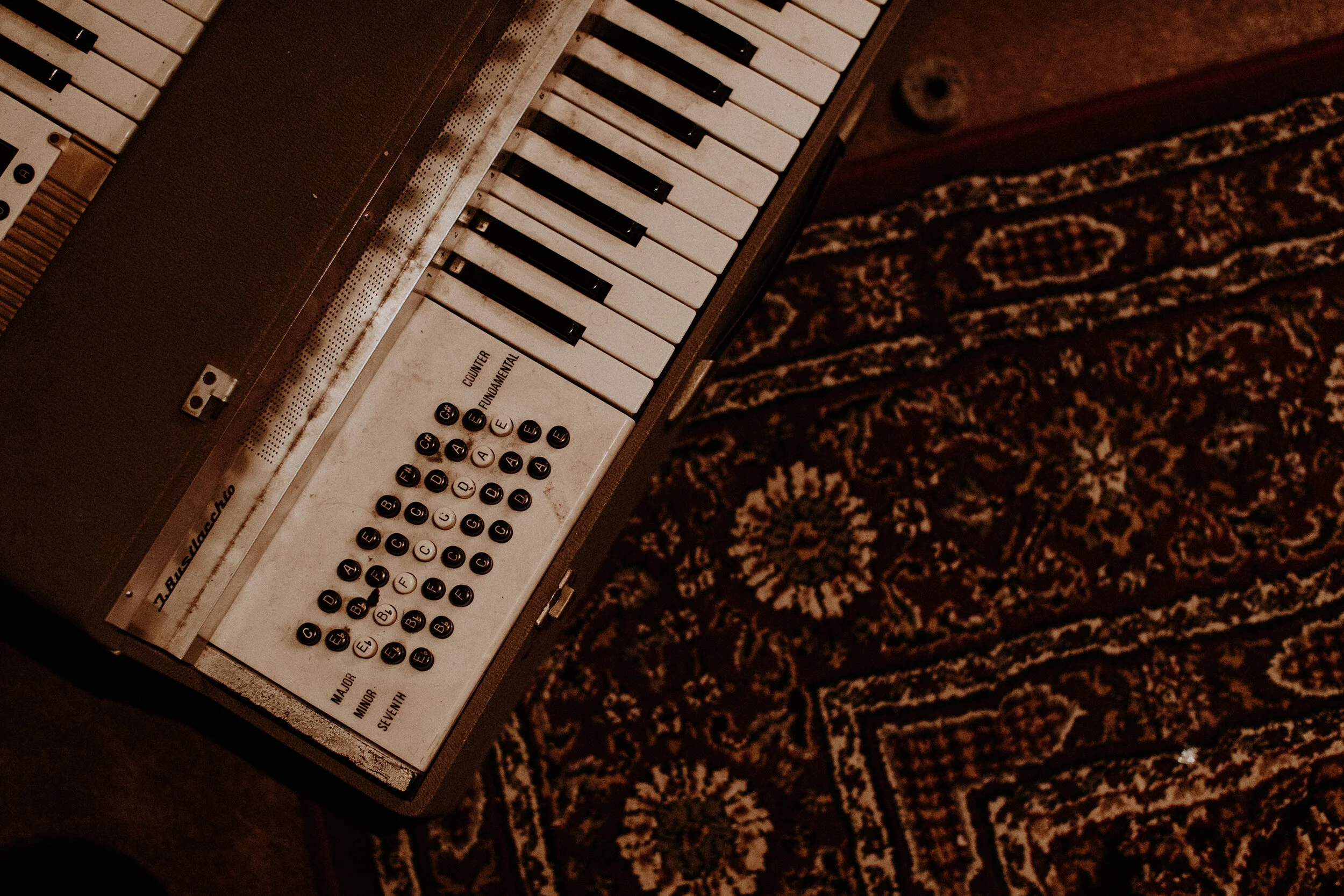 Book Raechel Whitchurch — Sure Thing Agency