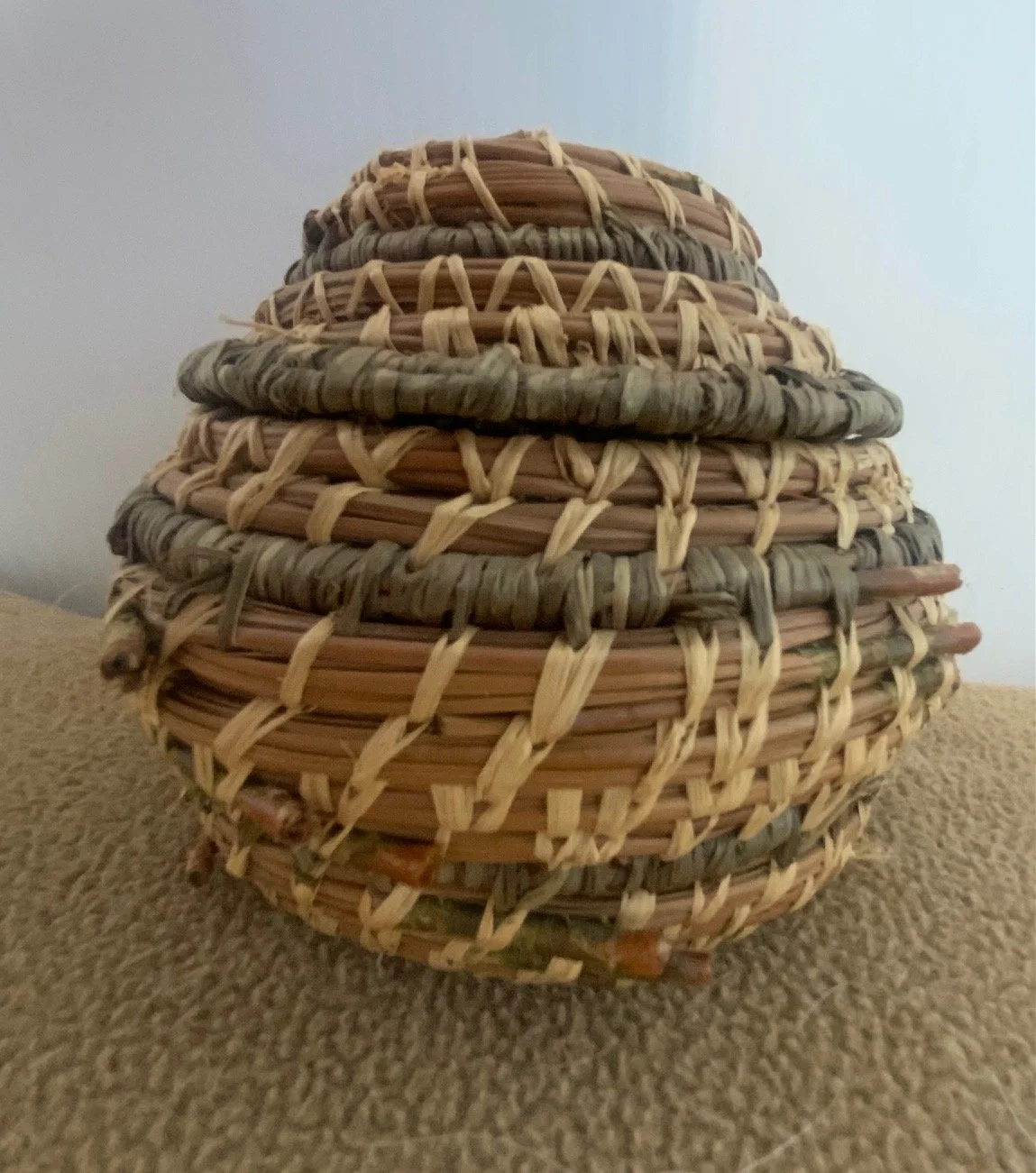 Threads 65: Using colour in basketry with found natural materials ...