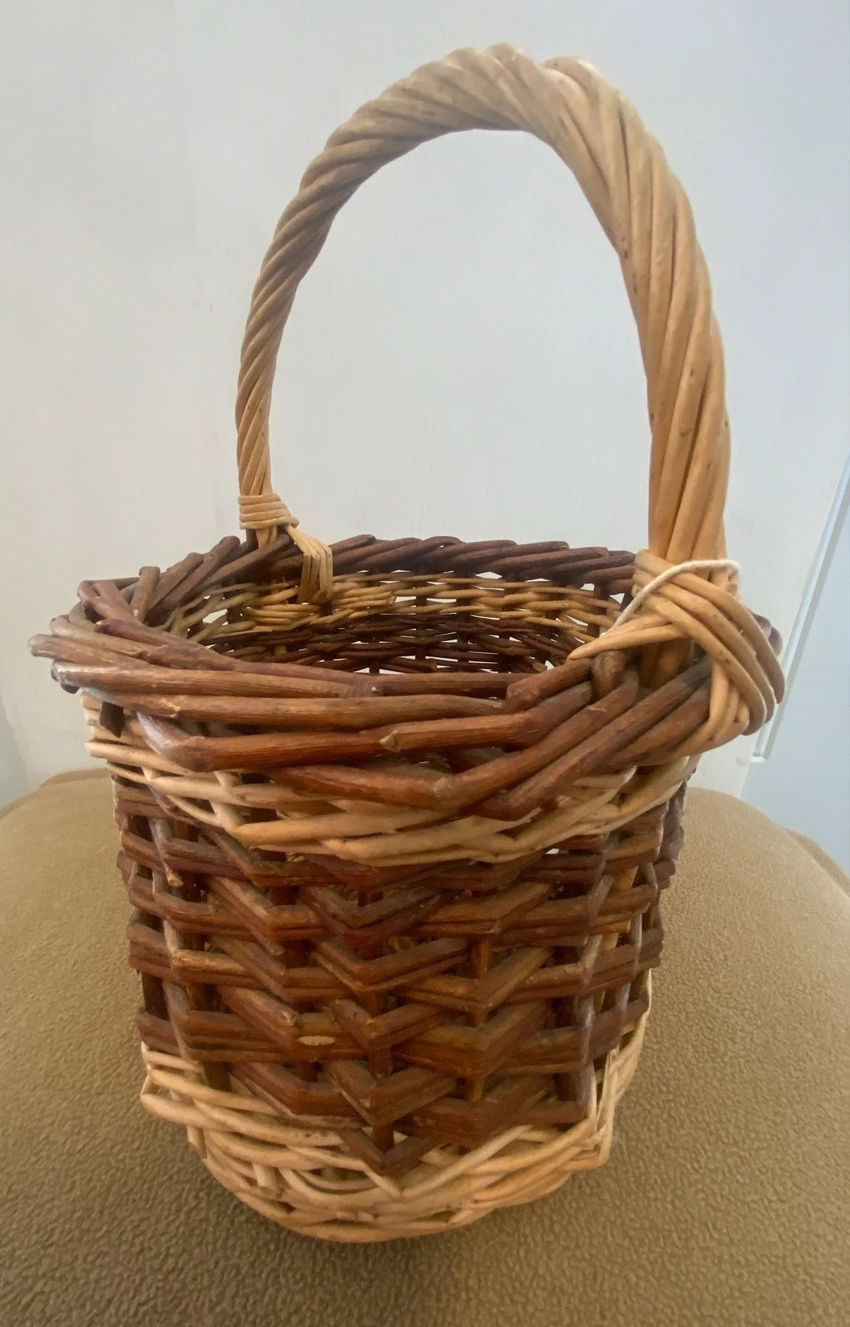 Threads 65: Using colour in basketry with found natural materials ...