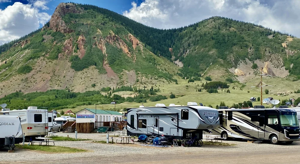 Book a Room — Red Mountain Motel & RV Park