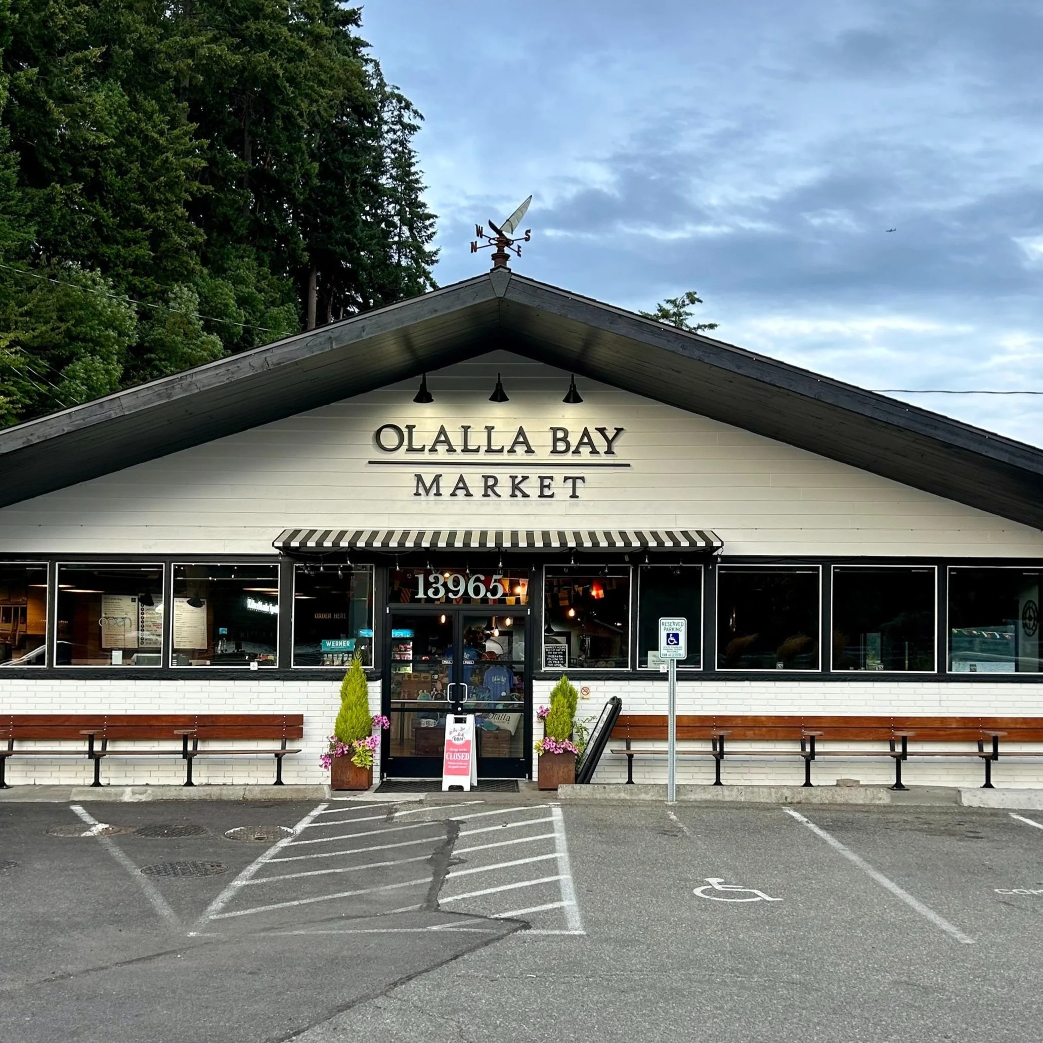 Olalla Bay Market & Landing
