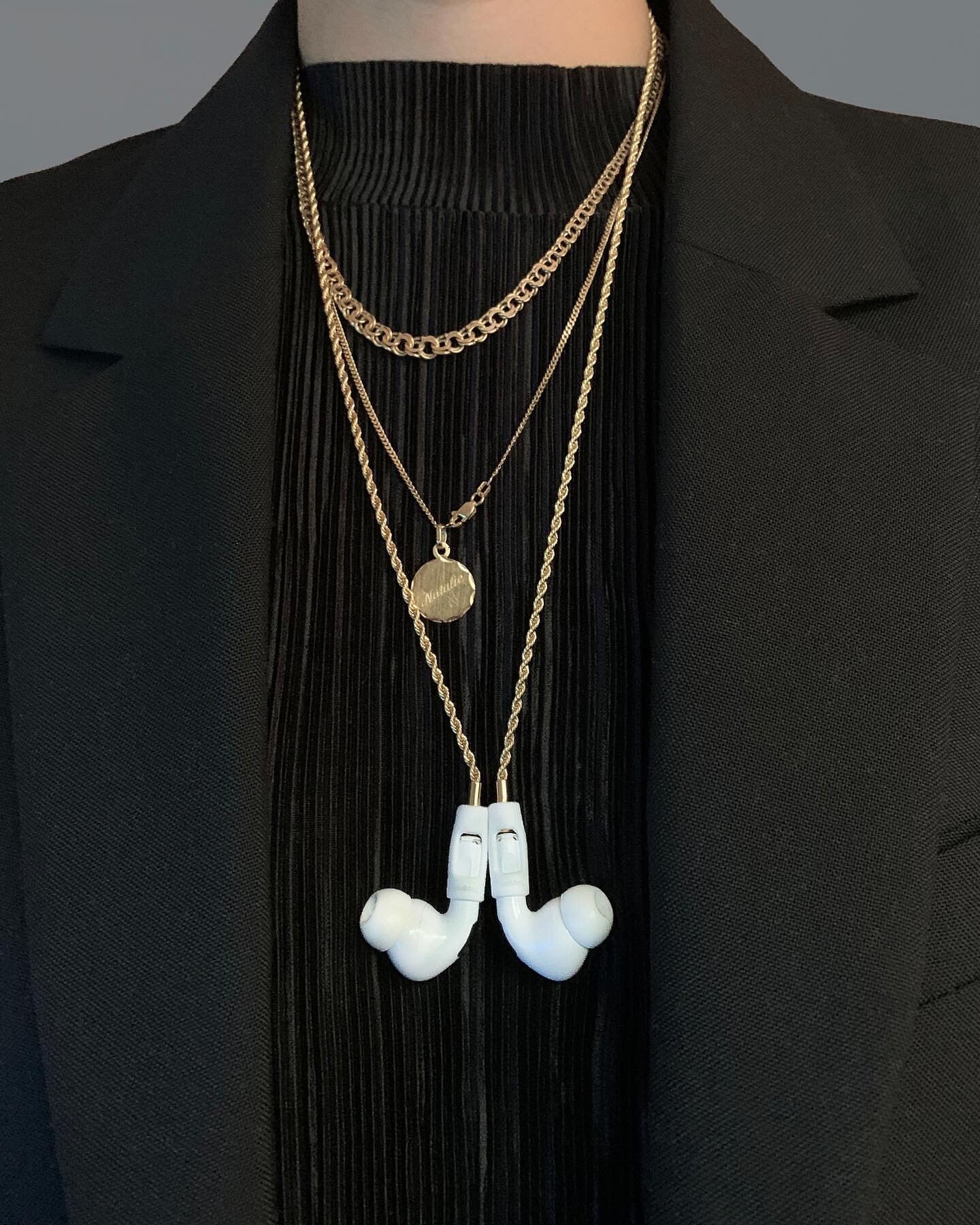 You can now buy a solid gold AirPod chain - And we are here for it ...