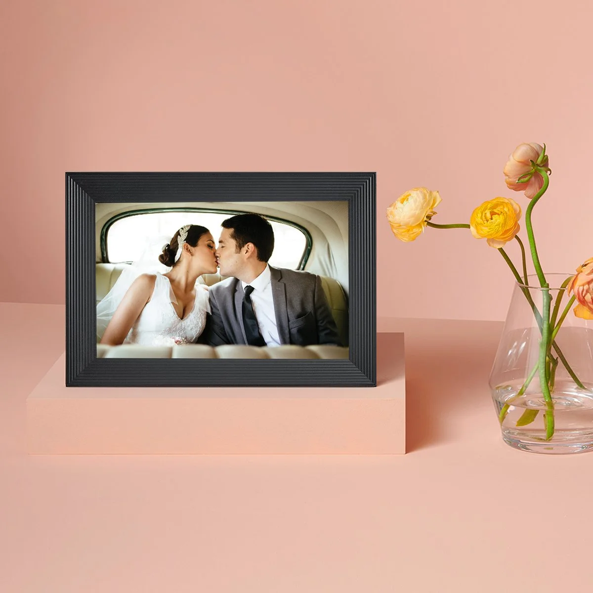 This Digital Frame is the Gift That Keeps on Giving — The Modems