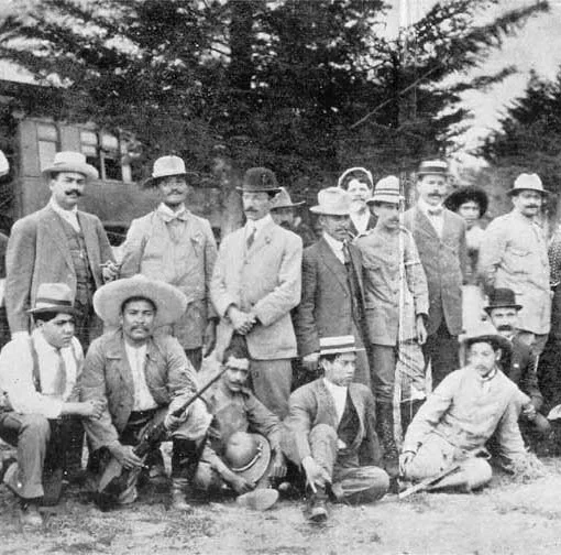 Maximo Castillo stratigizing along side of the train — General Maximo ...