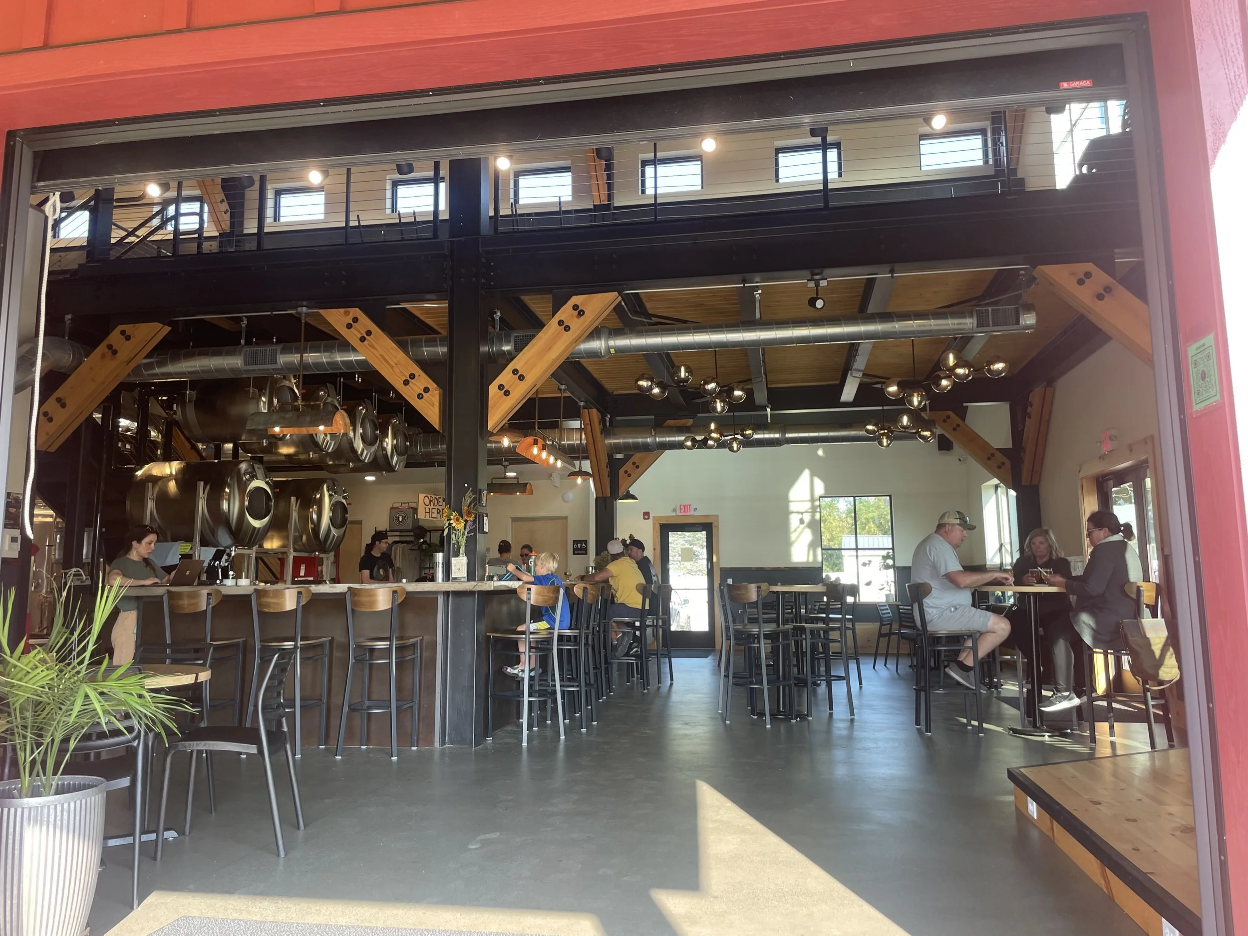 Two Heroes Brewery ‧ Public House