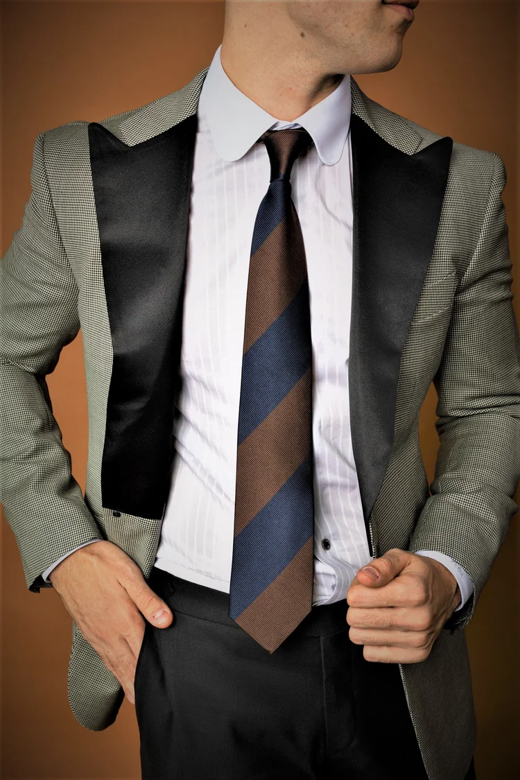 Huddersfields Cloth Hounds-tooth Suit with removable lapel — LA ...