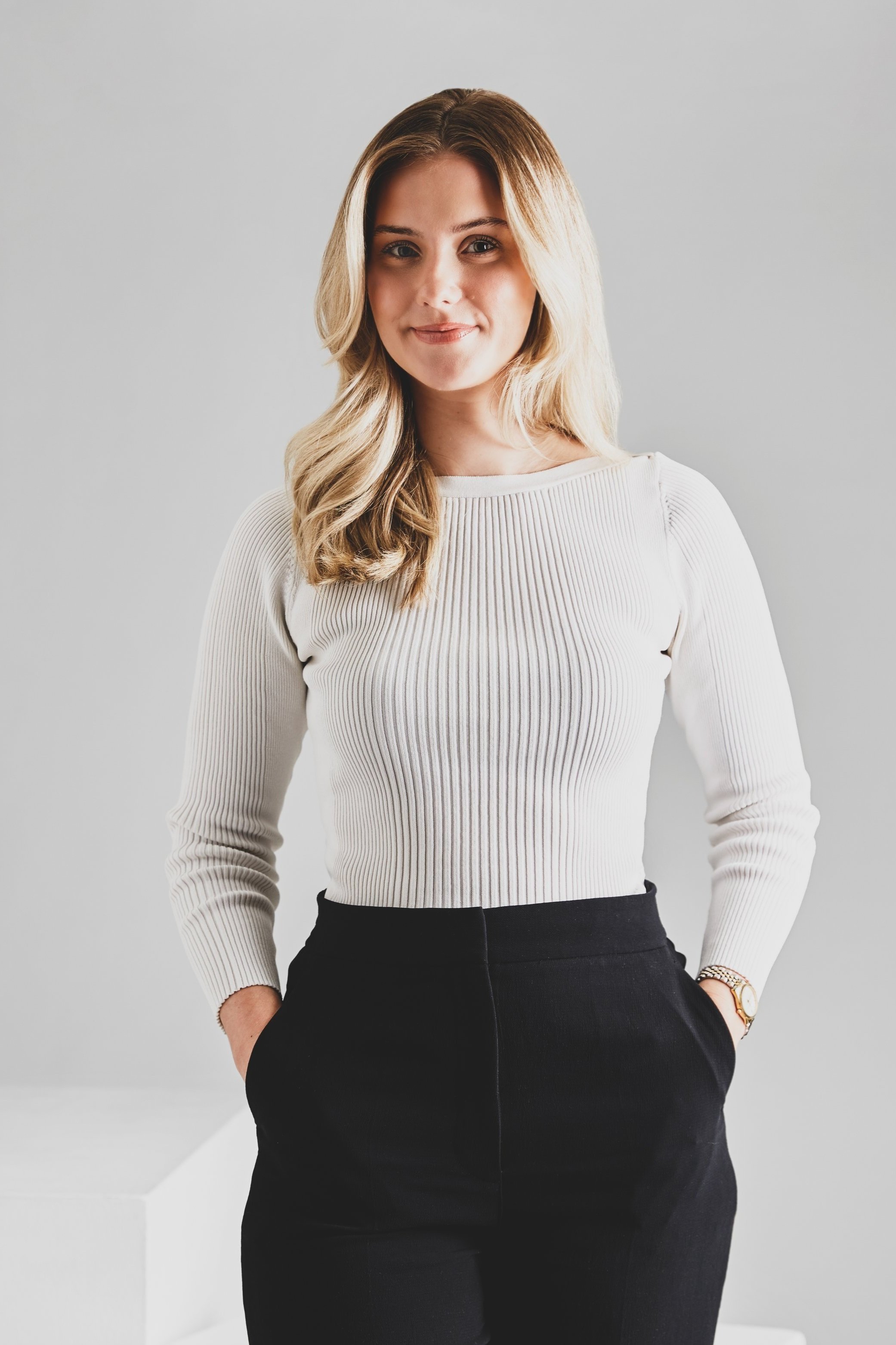 KATHERINE BAXTER-COOK — Maverix Private Equity KATHERINE BAXTER-COOK — Maverix Private Equity