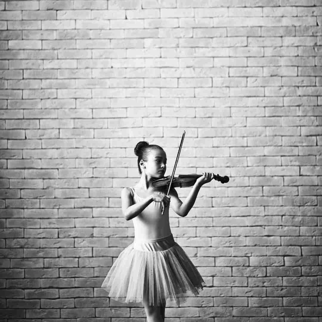 about — Deborah Hart