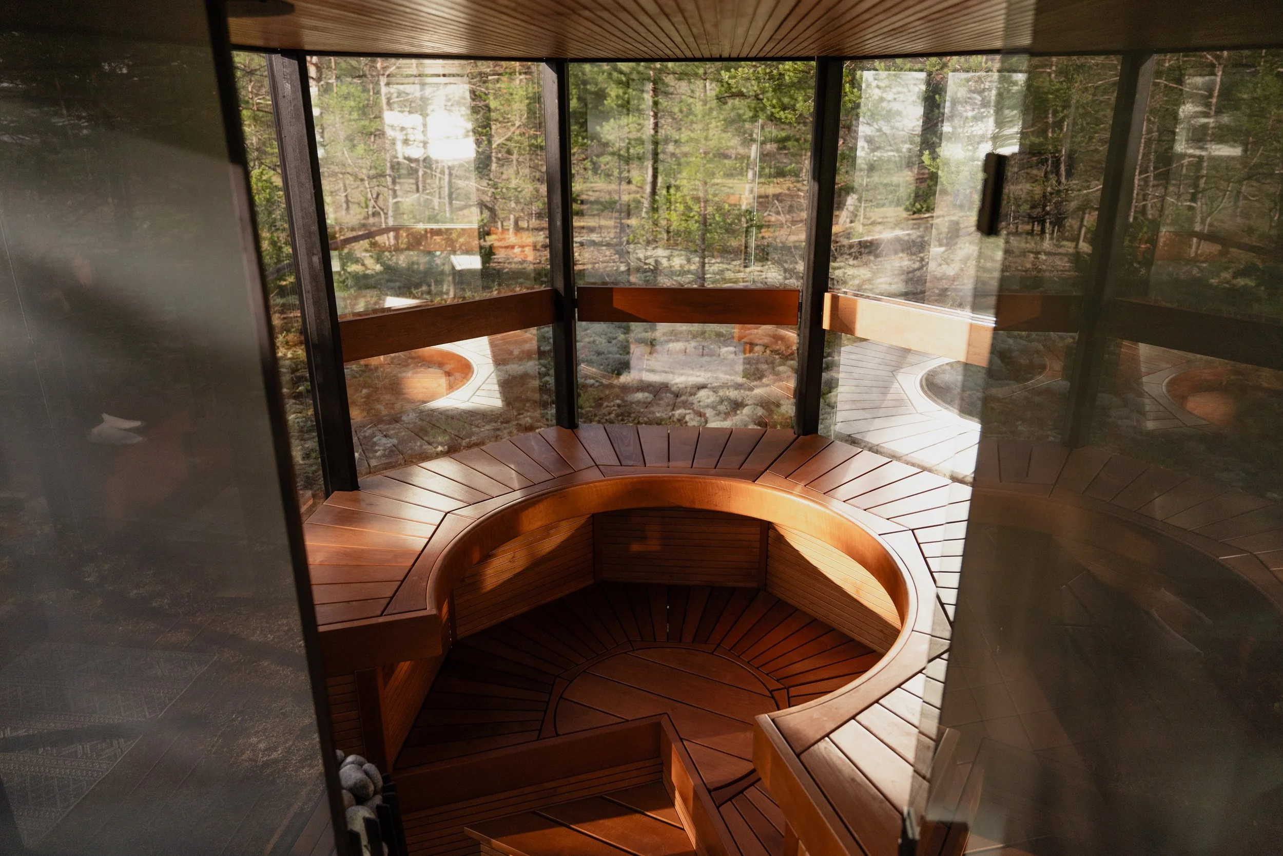 Haljas Houses - Mirror Glass Saunas