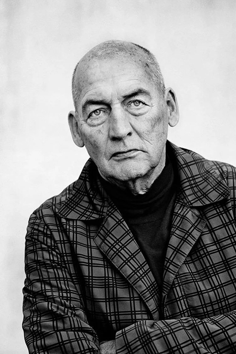Rem Koolhaas — Gris Tormenta