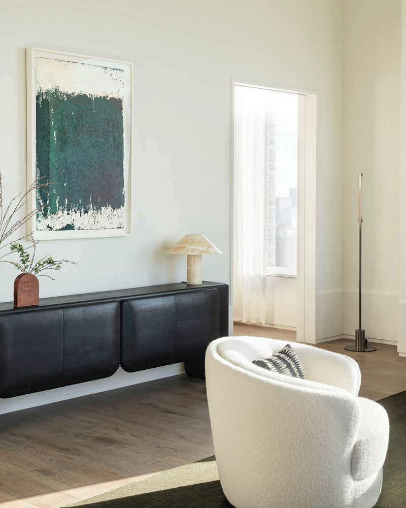 DESIGNING WOMEN — Lisa Hedge (Studio)