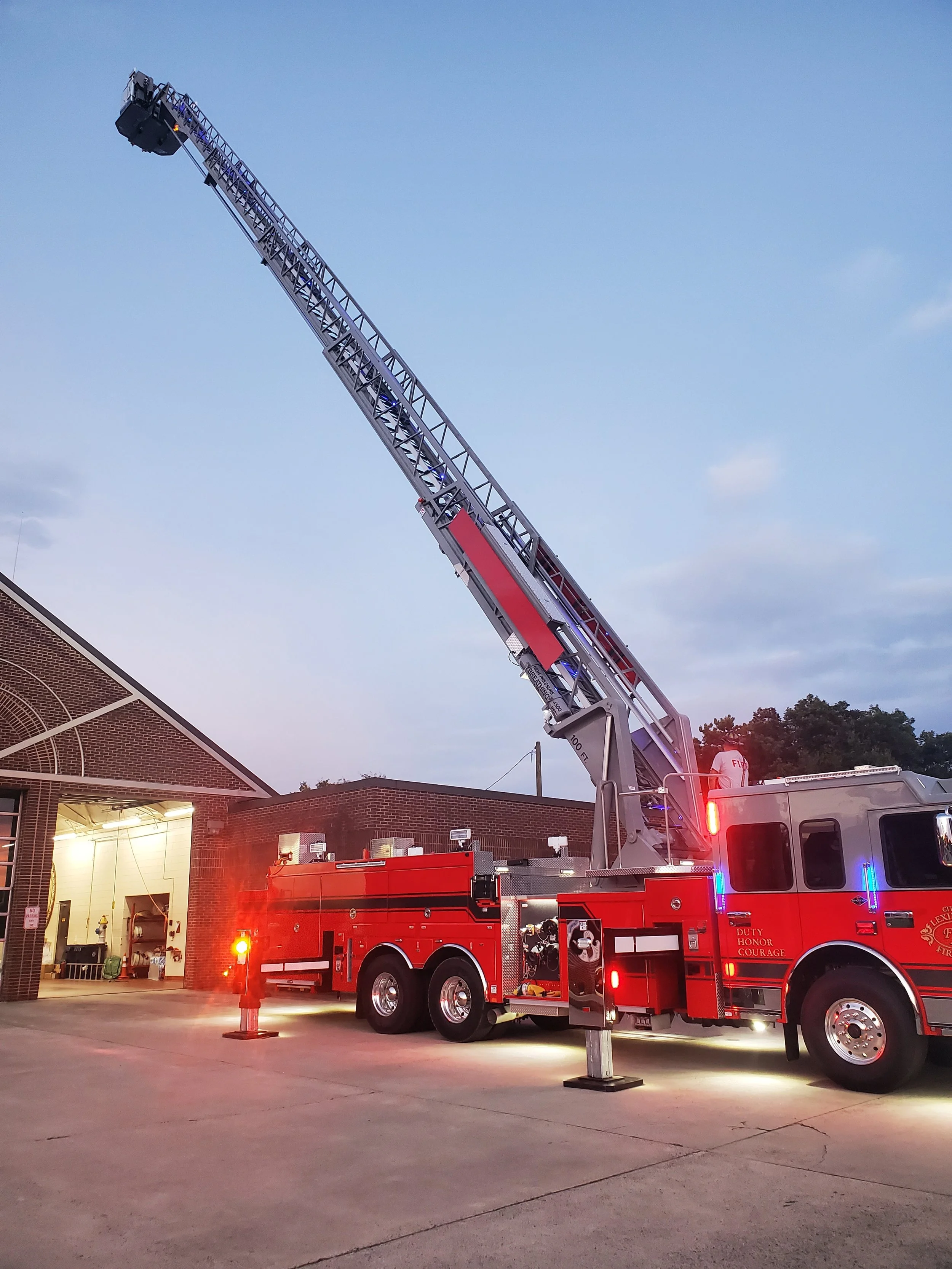 A photo gallery: Lexington Fire Department displays its new 'Ladder 1 ...
