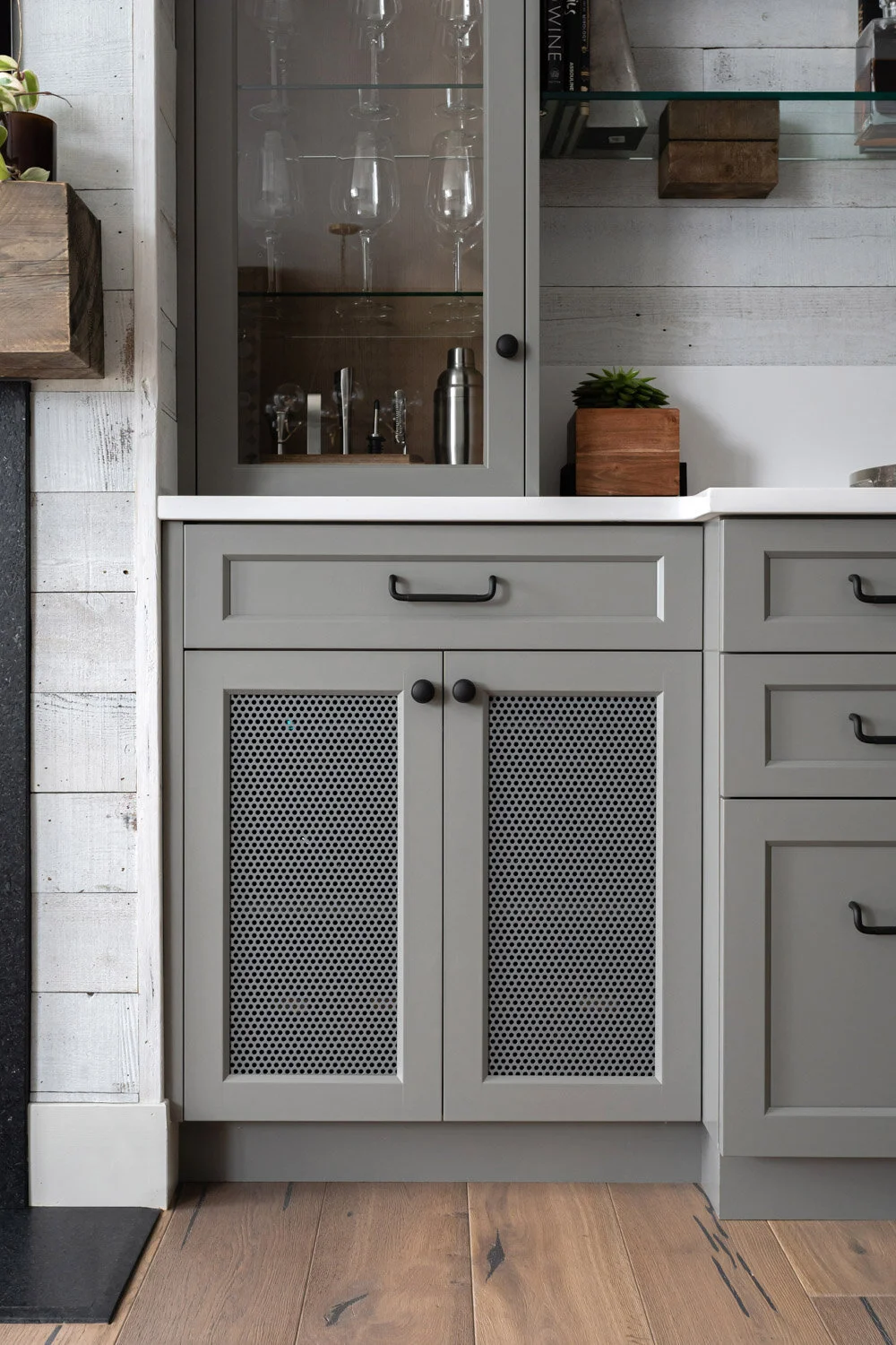 Hutch Design — Dinnissen Design Co.