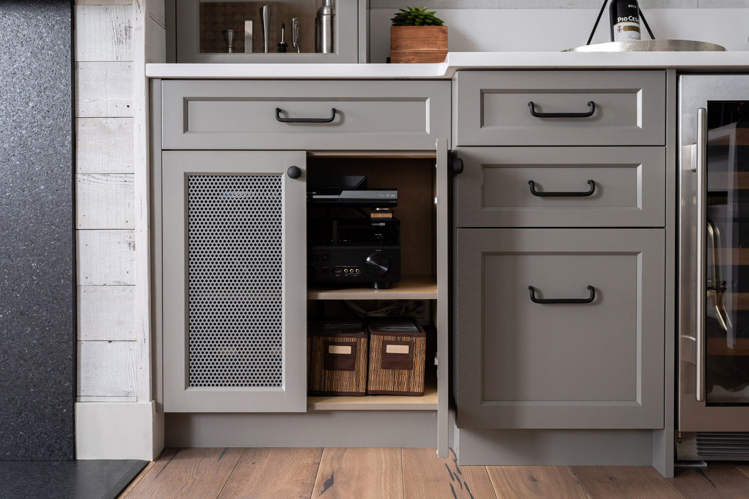 Hutch Design — Dinnissen Design Co.