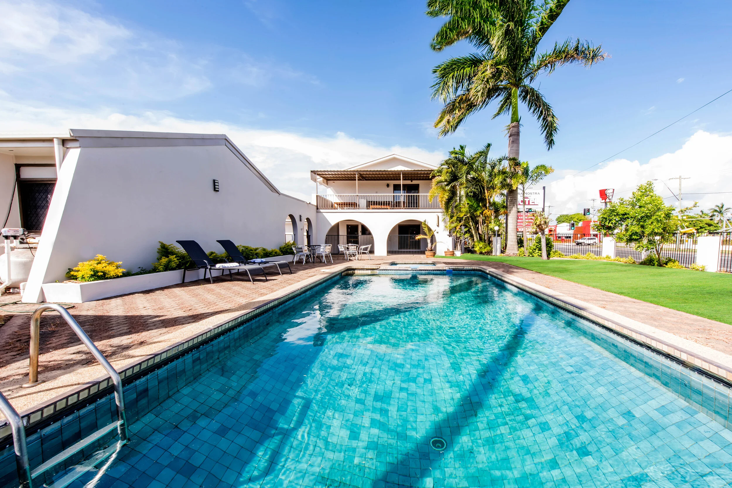 Self Contained Mackay Accommodation - Casa Nostra Motel Mackay.