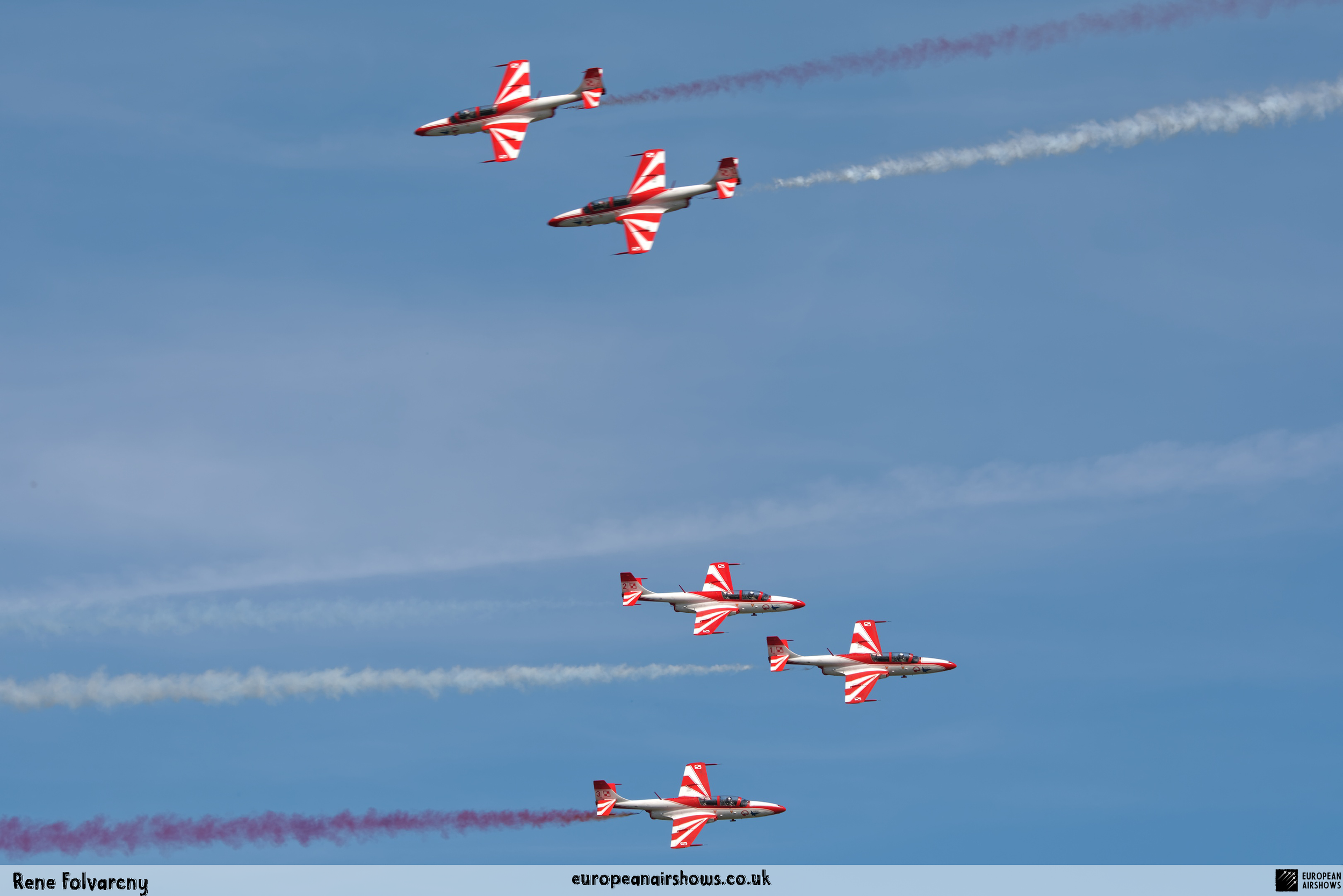 WHITE & RED SPARKS FINAL DISPLAY — European Airshows