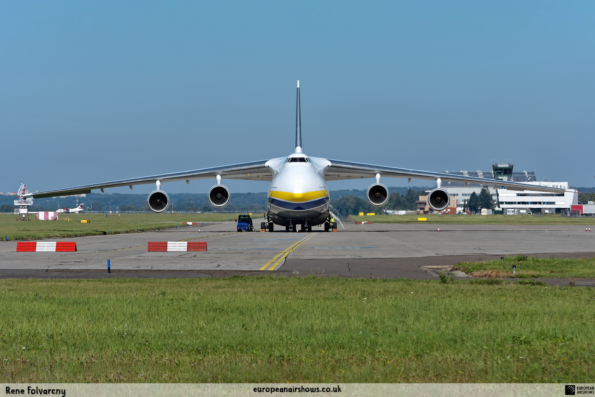 December 24 / Antonov An-124 Ruslan first flight — European Airshows