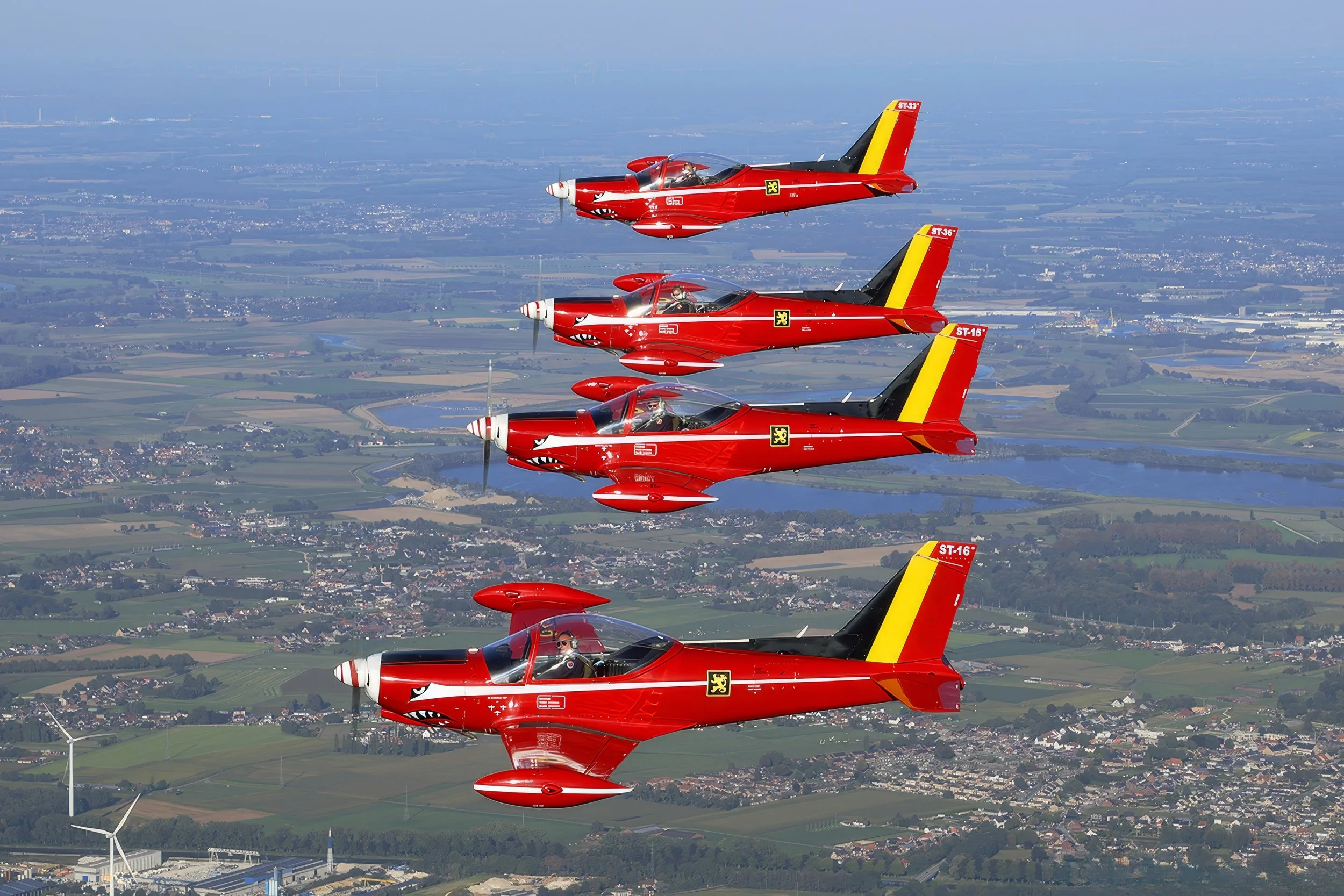 Red Devils - Belgian Air Force SF-260 Display Team | European Airshows ...