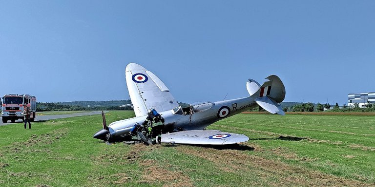 Spitfire Crash Lands in Germany — European Airshows