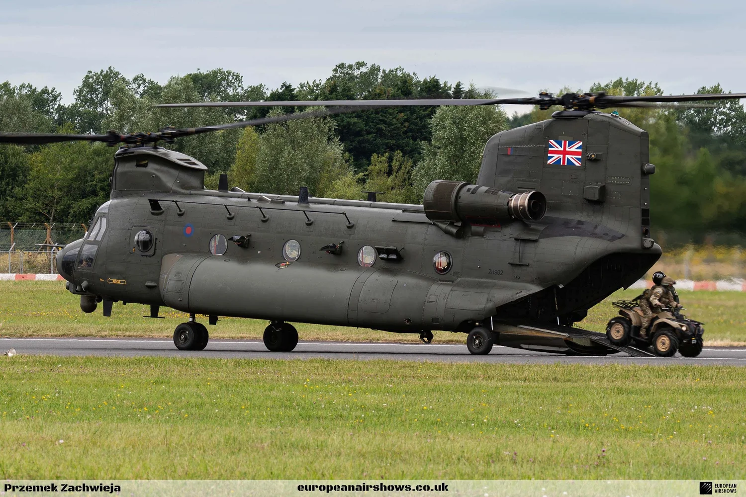September 21 / Boeing CH-47 Chinook first flight — European Airshows