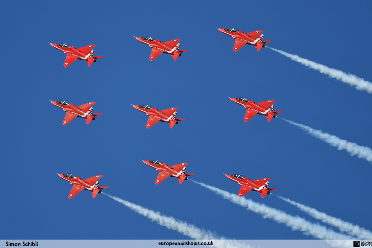 Red Arrows start diamond display season — European Airshows