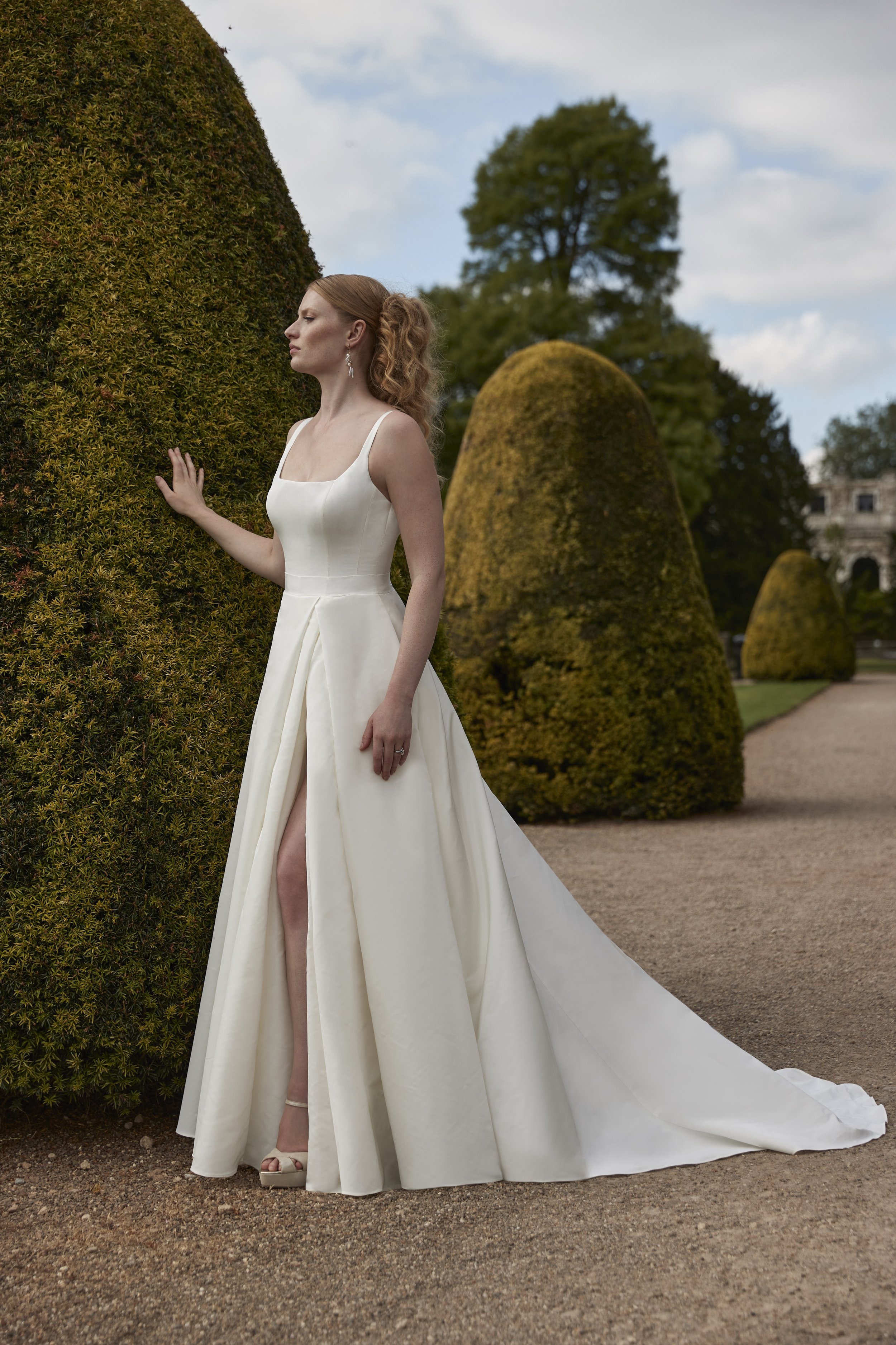 Sassi Holford — Boo Bridal