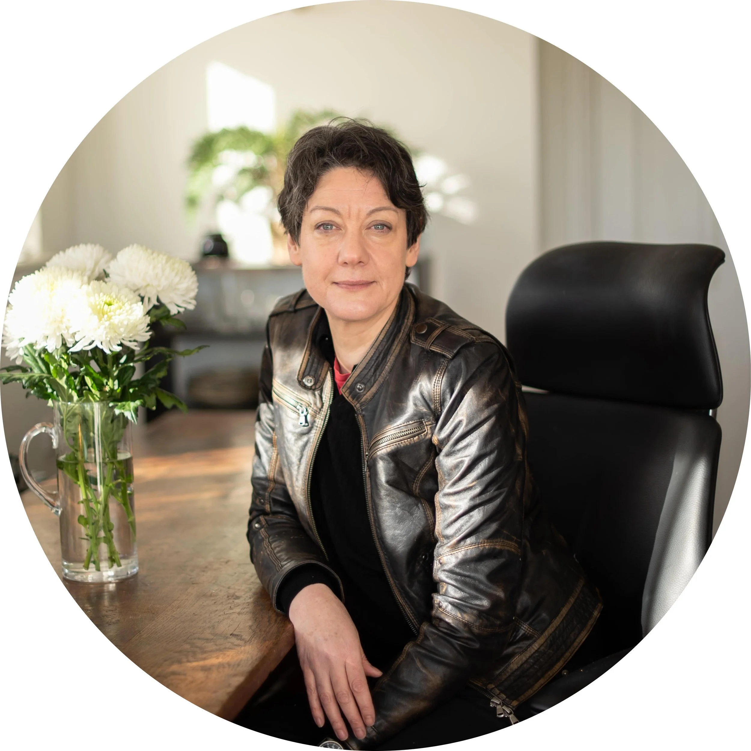 #169: Helen Macdonald, nature writer and novelist — Always Take Notes