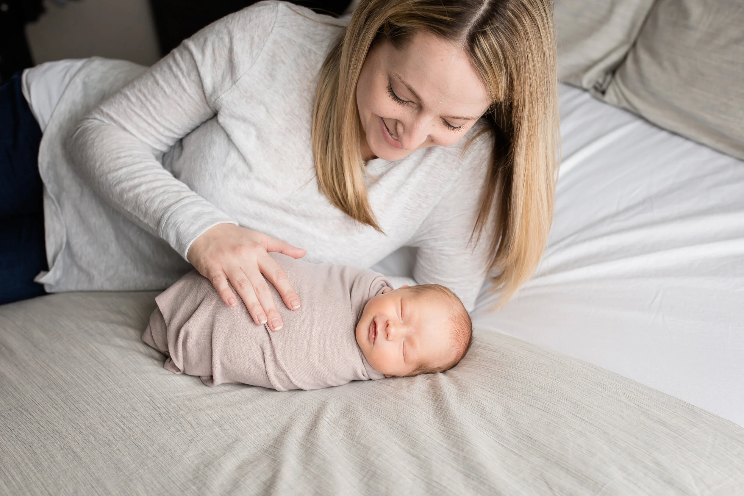 Newborn Sessions: In-Home or Studio? — Heidi Aubin Photography | Family ...