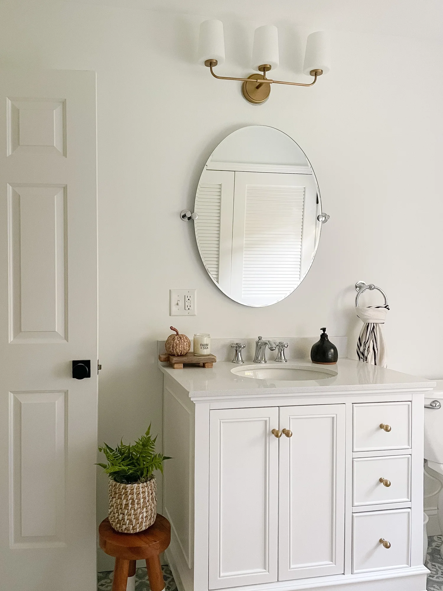 Design Tips for Mixing Metals in the Bathroom - Sherri Calnan