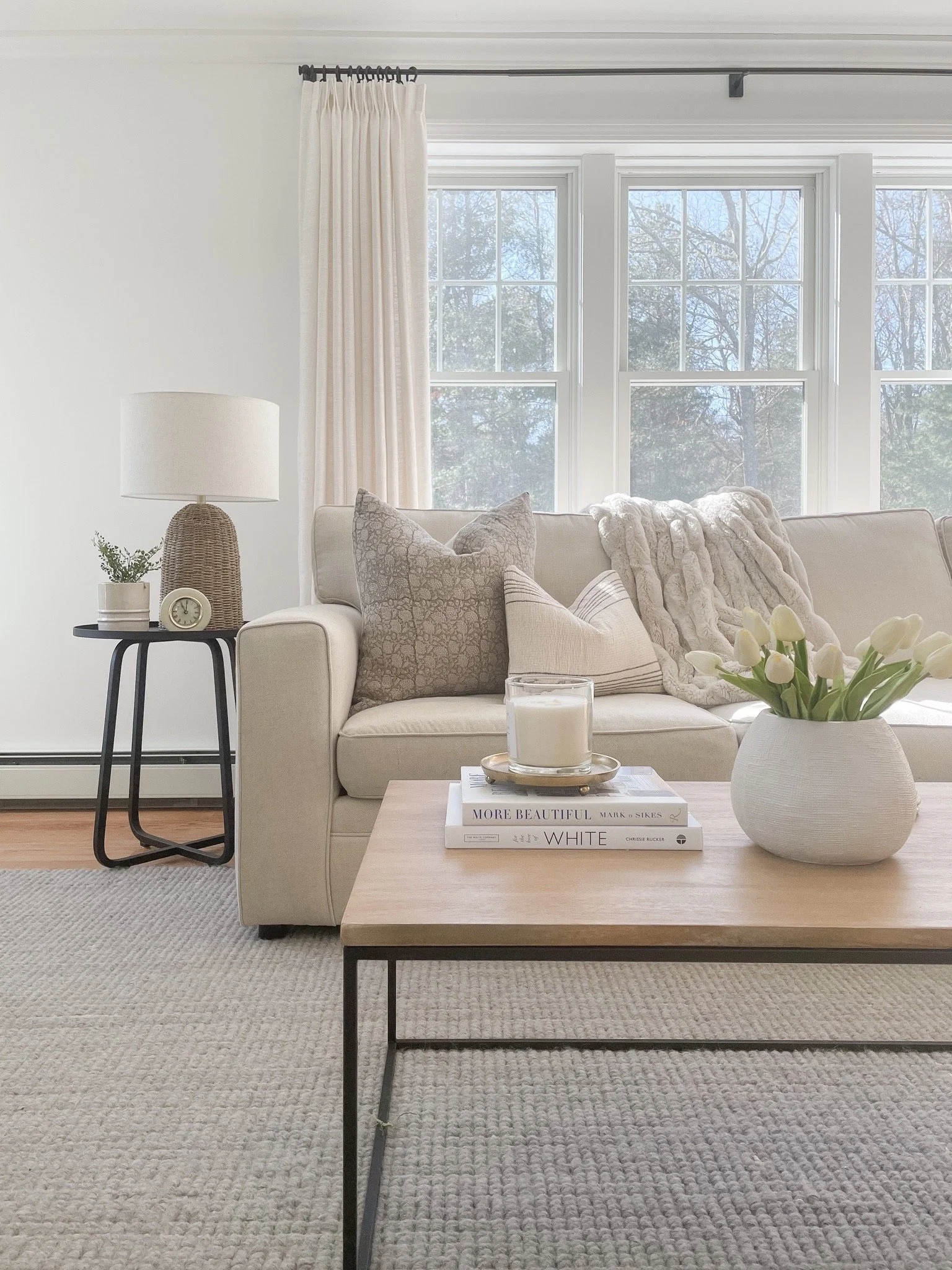 Master the Art of Styling Throw Pillows with these Essential Tips and ...