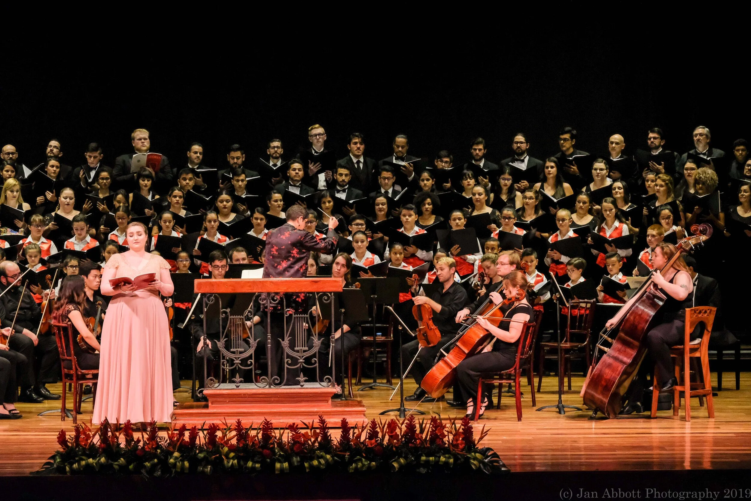 Allyson Lynch, Soprano-Vocal & Teaching Artist