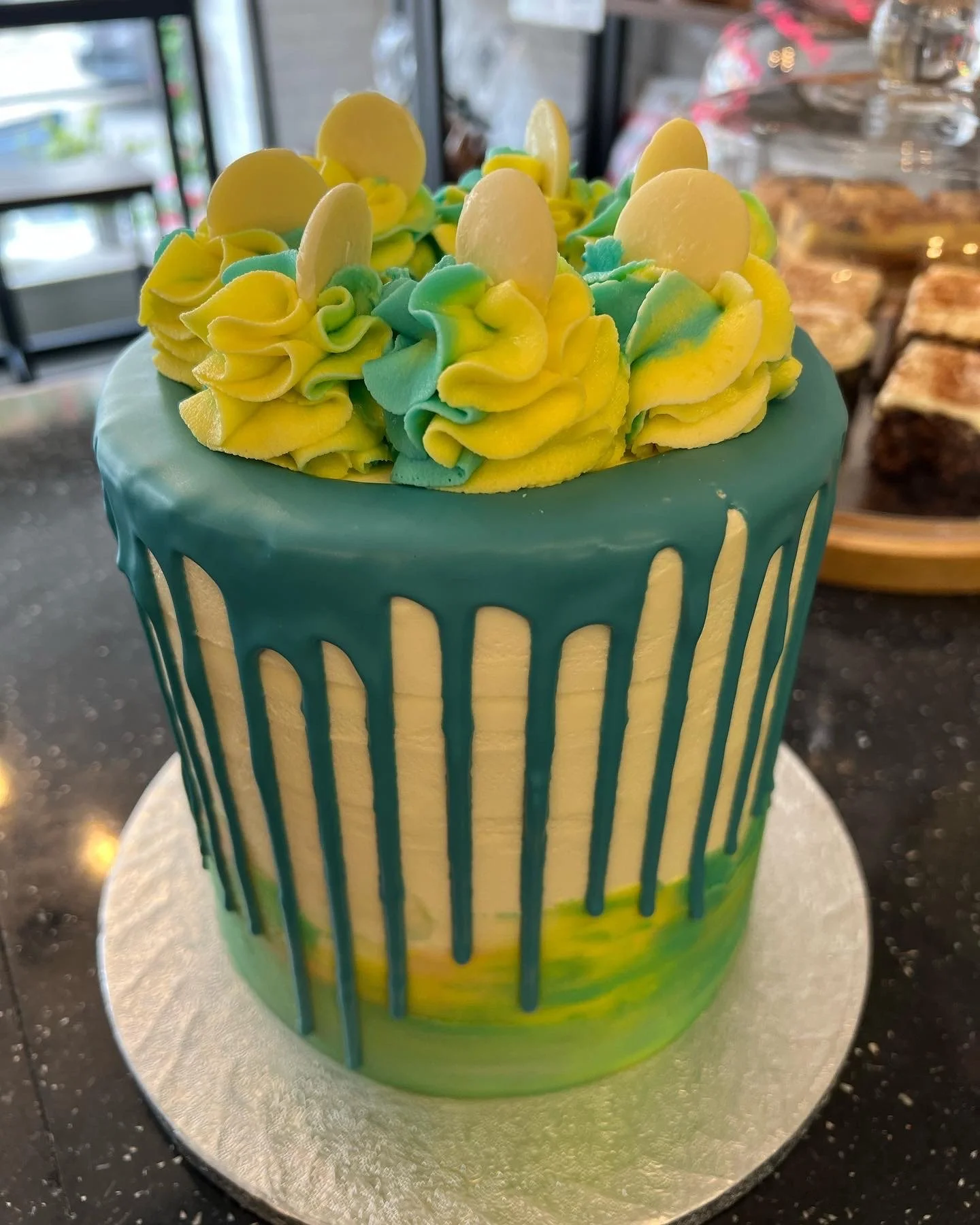 chocolate-drip-cakes-collected-from-wimborne-dorset-chocobake
