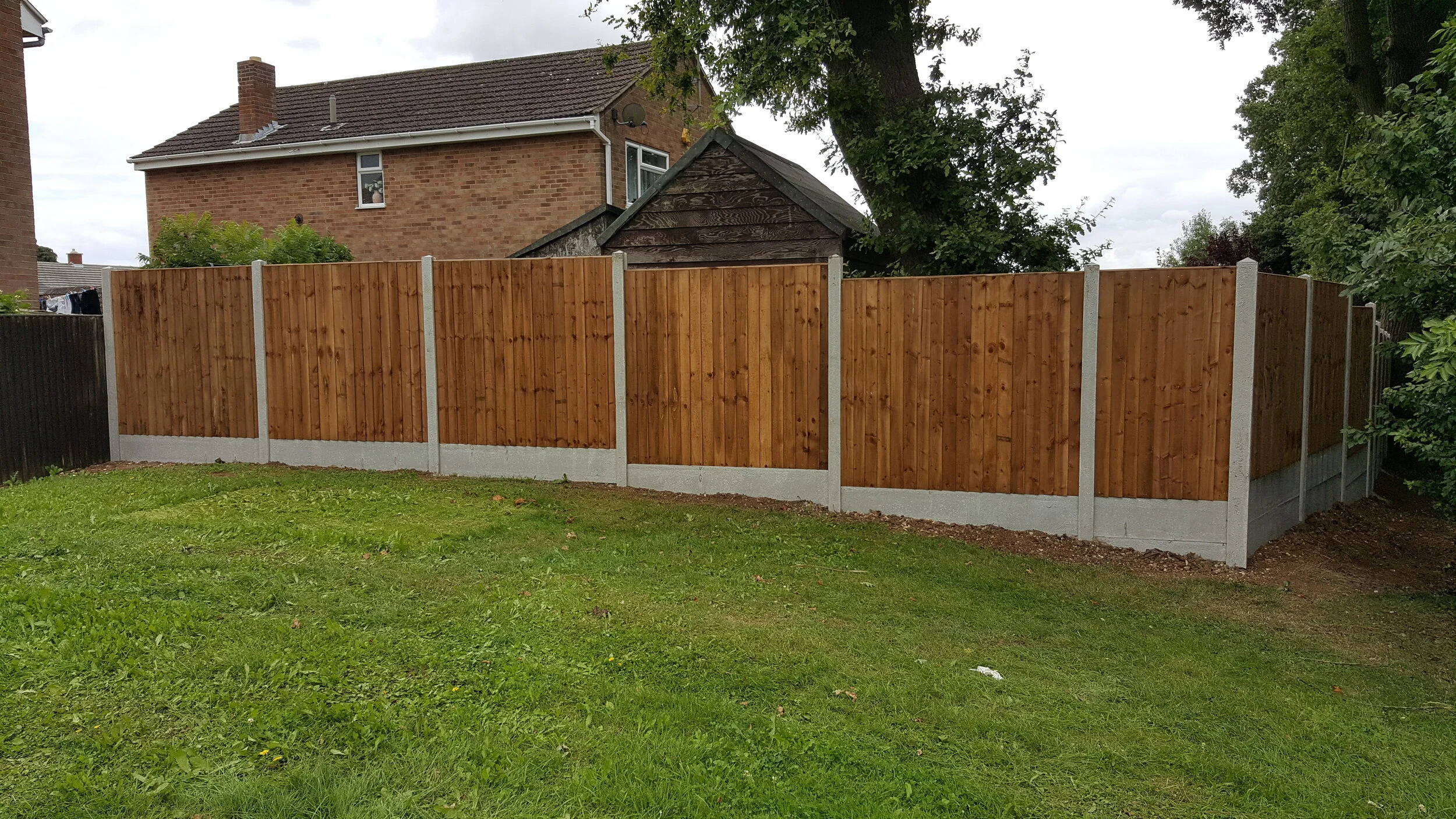 Fencing — ABLE PAVING - Imprinted Concrete Essex Driveways & Patios Essex