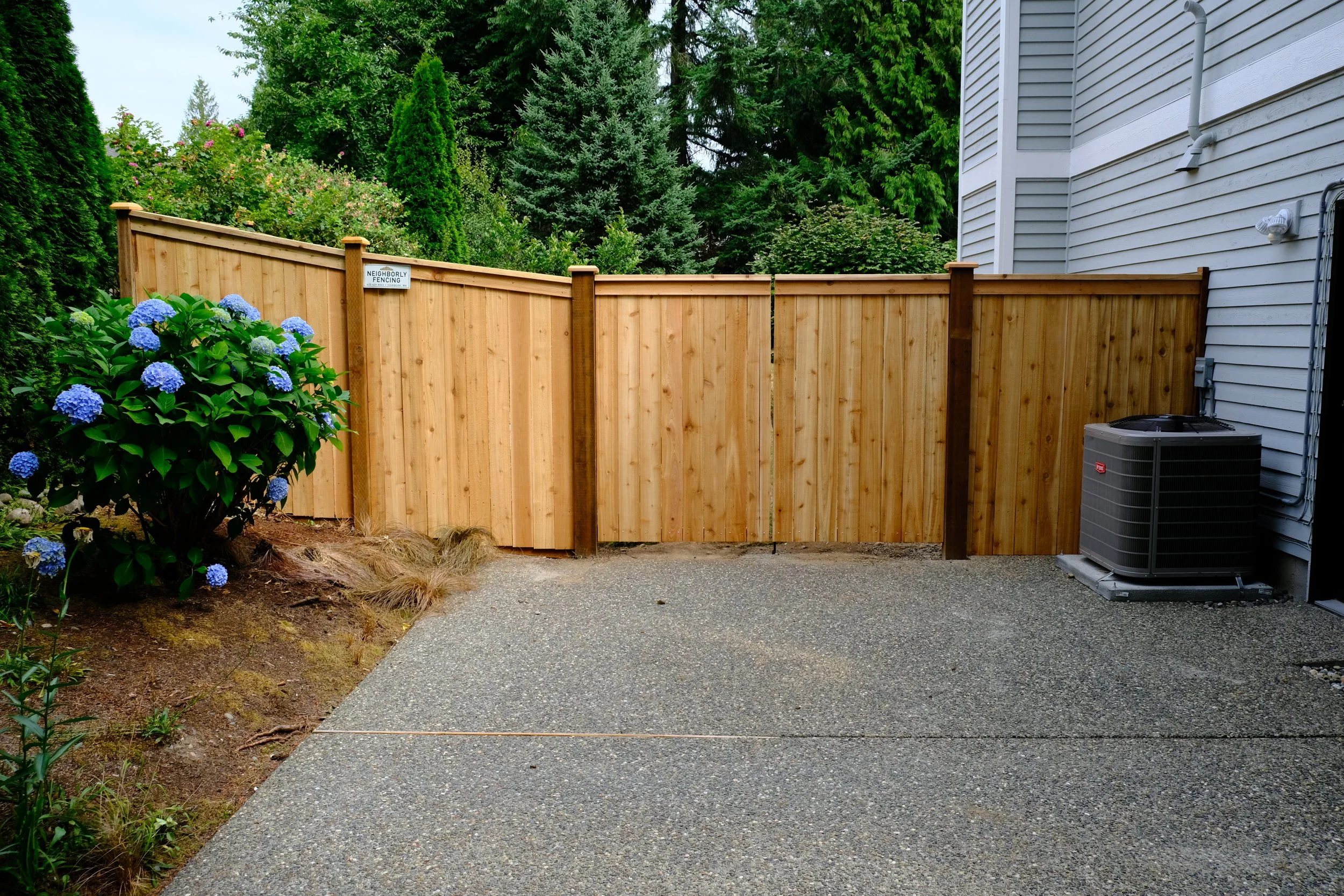 Neighborly Fencing: Fence & Gate contractors