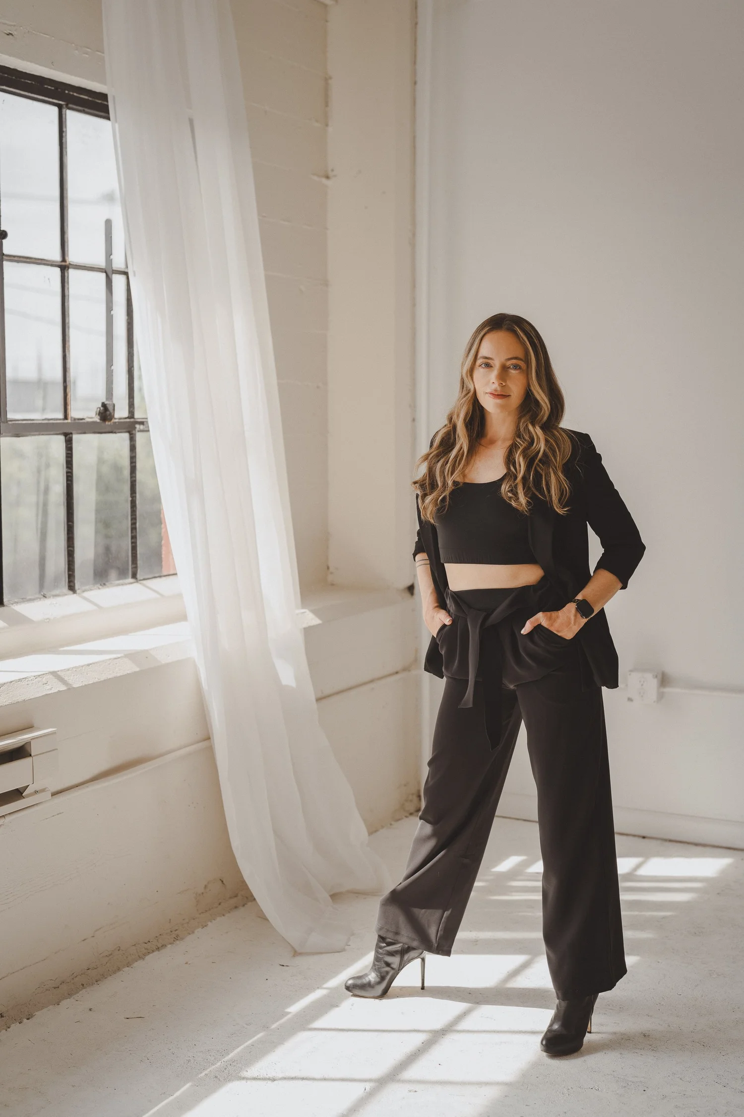 Top 20 Poses for a Successful Portrait Photoshoot — The Grey Edit Photo