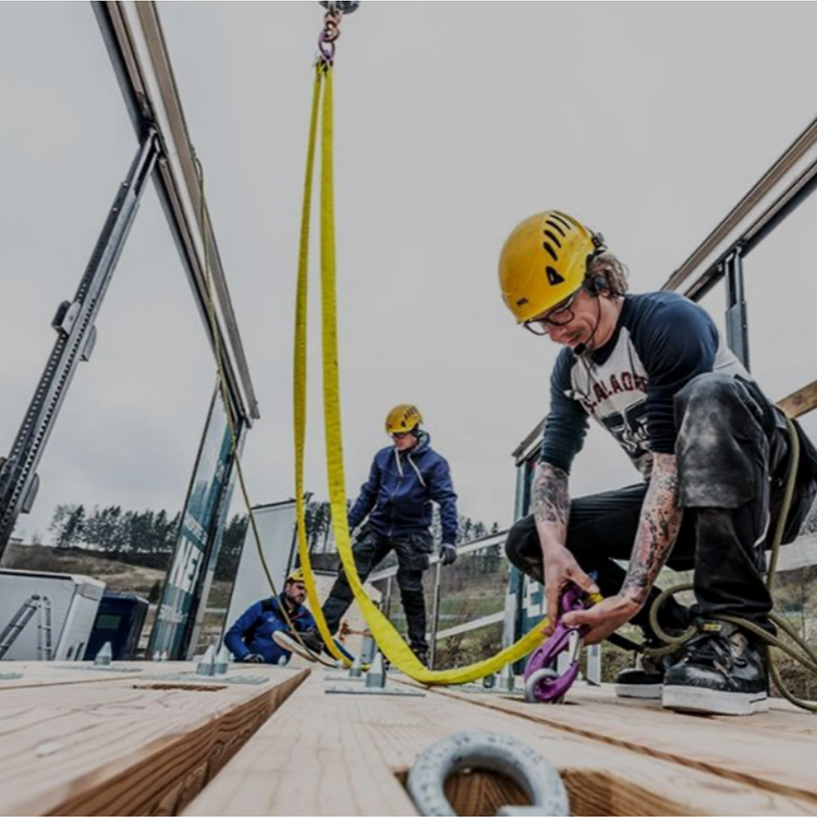 Industrial Rigging and Heavy Lifting Solutions - Mountain Productions