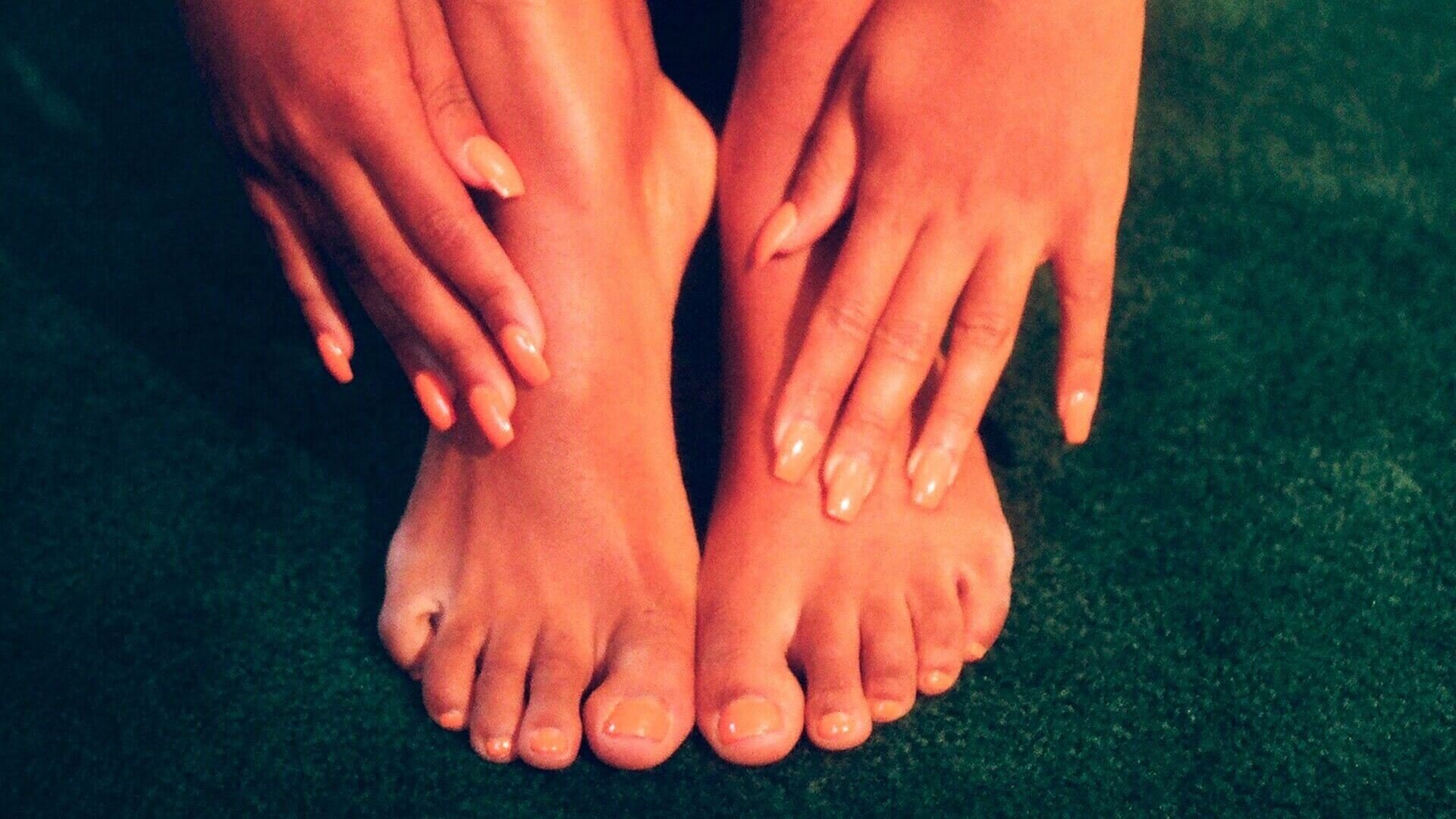 Does Your Mani And Pedi Have To Match? — Lots of Lacquer