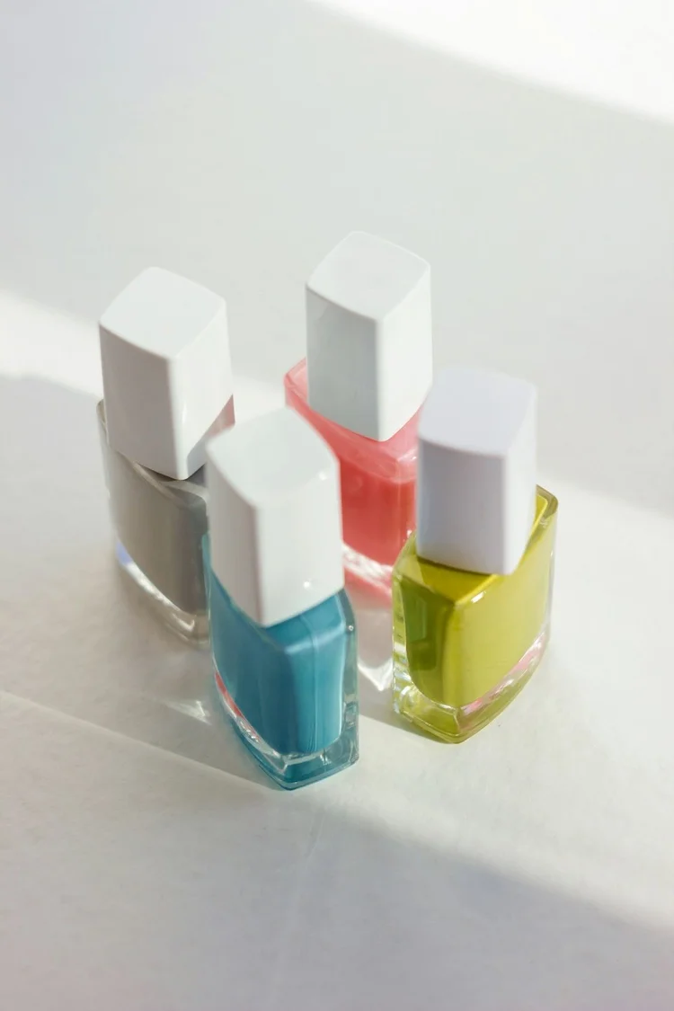 The Differences Between Nail Lacquer And Gel Polish