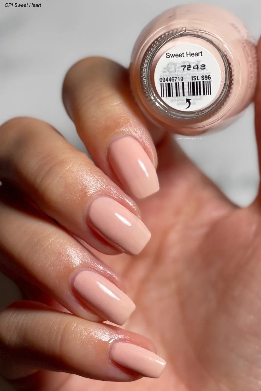Soft & Feminine Neutral Pink Nails