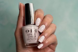 OPI Suzi Chases Portu-geese Swatches + Review